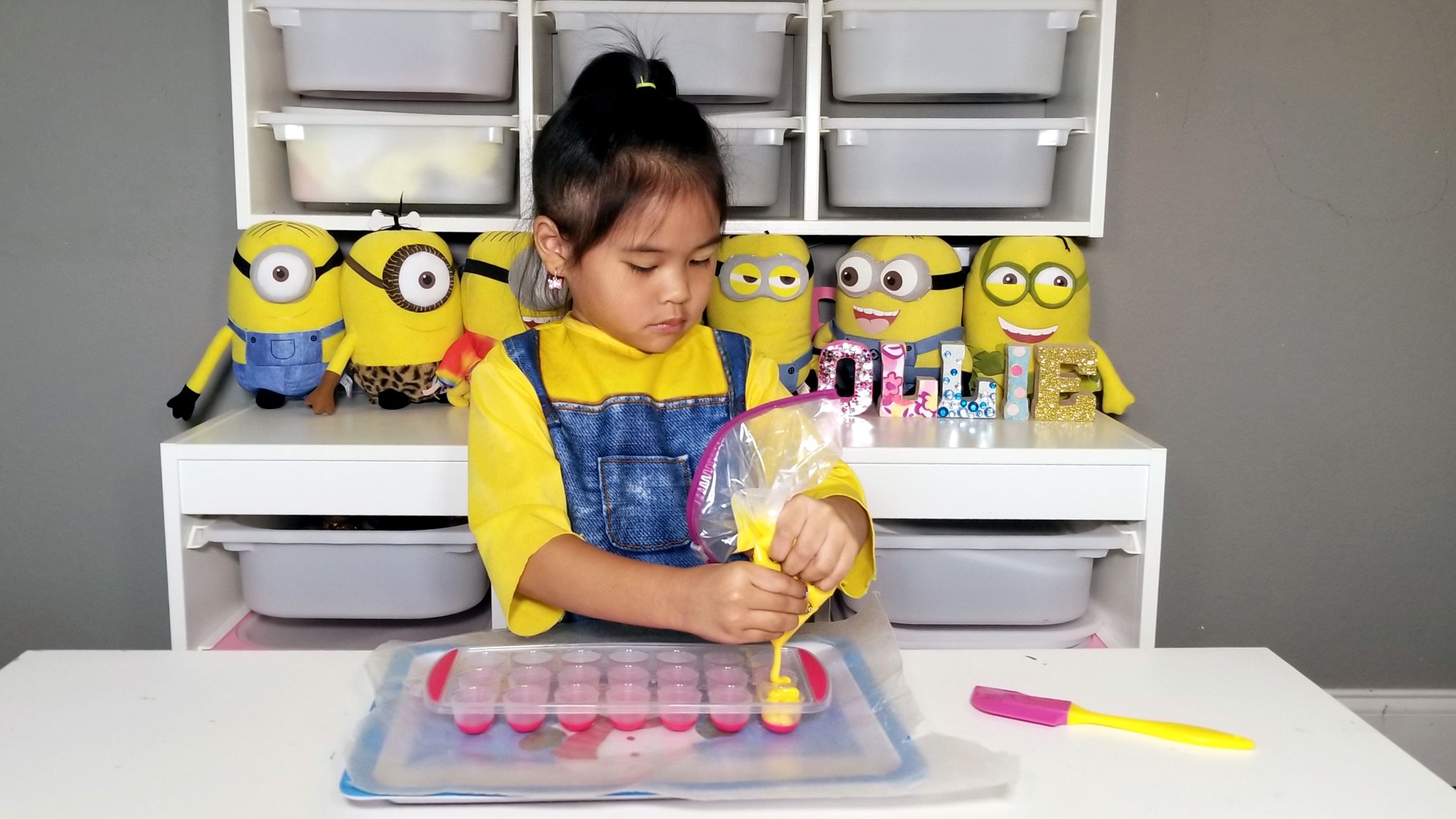 DIY Nutella Filled Minion Bon Bons | Minion Chocolates Recipe : 7 Steps ...