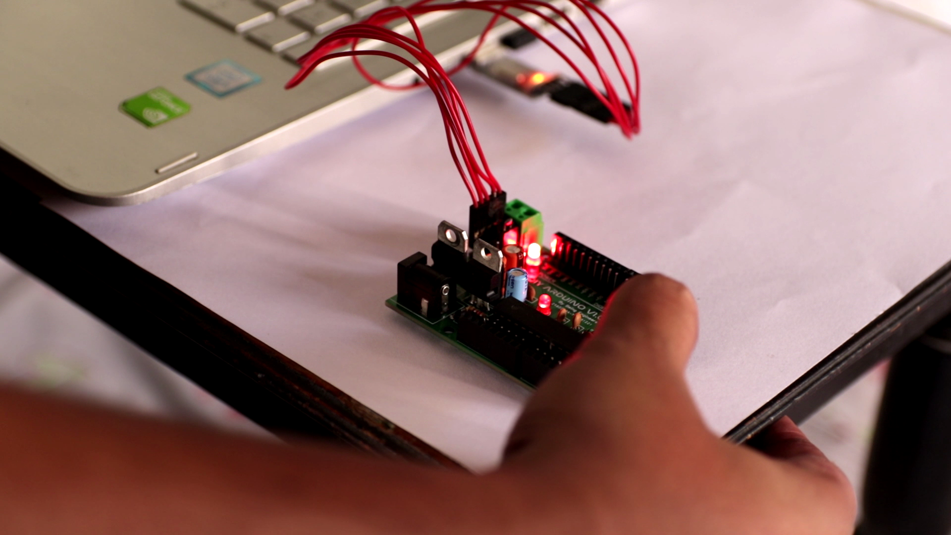 DIY Arduino UNO | How to Make Your Own Arduino Uno Board : 8 Steps ...