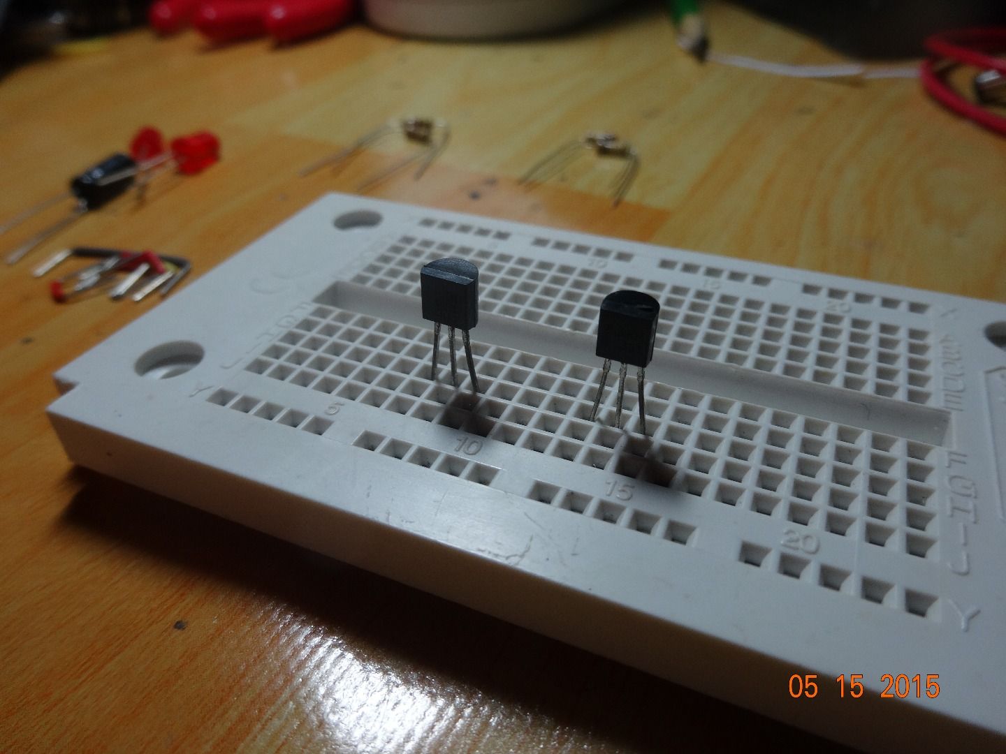 Dual LED Flasher : 6 Steps (with Pictures) - Instructables