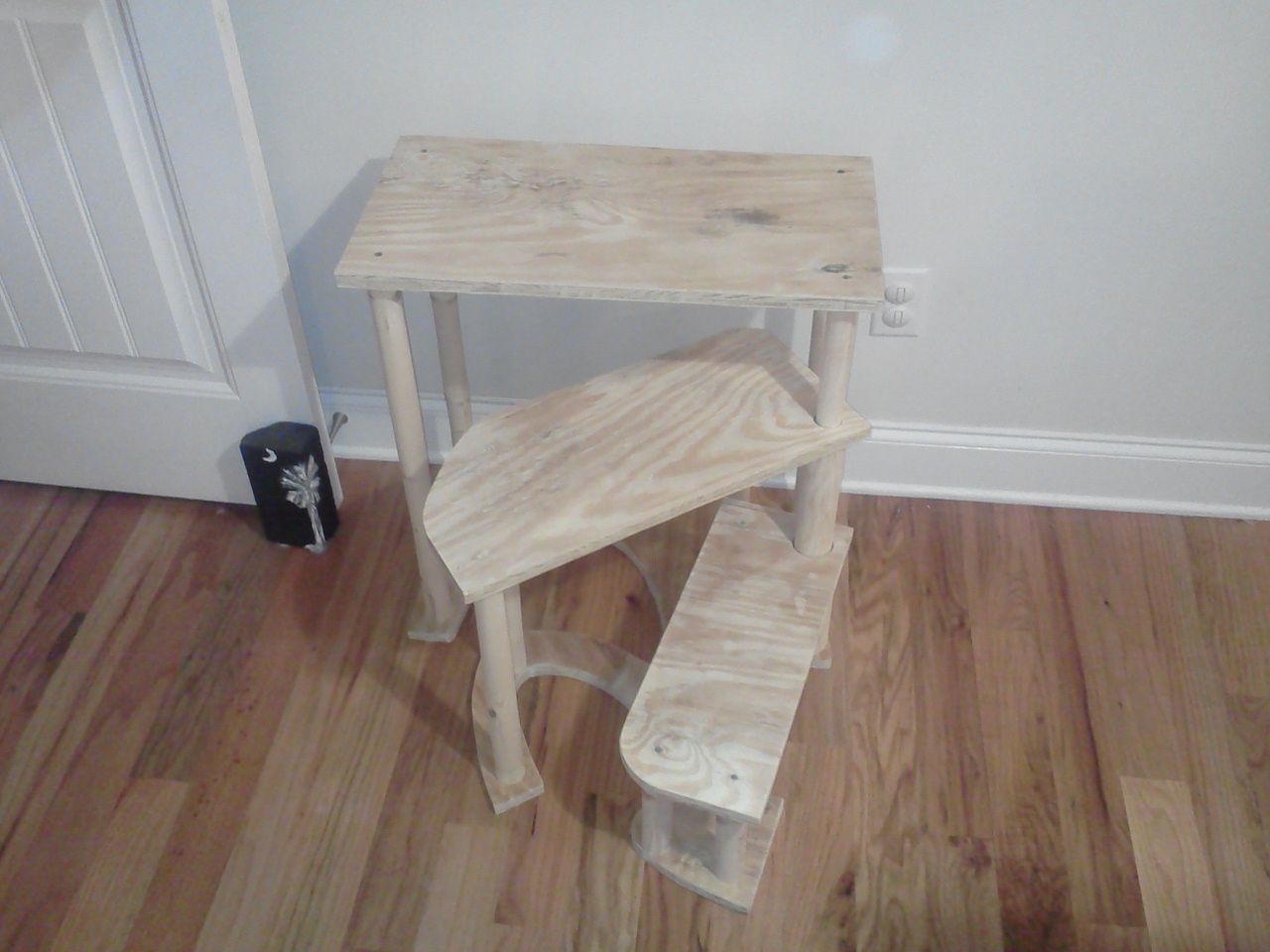 Narrow Transformable Spiral Step Stool From Scrap Wood : 7 Steps (with ...