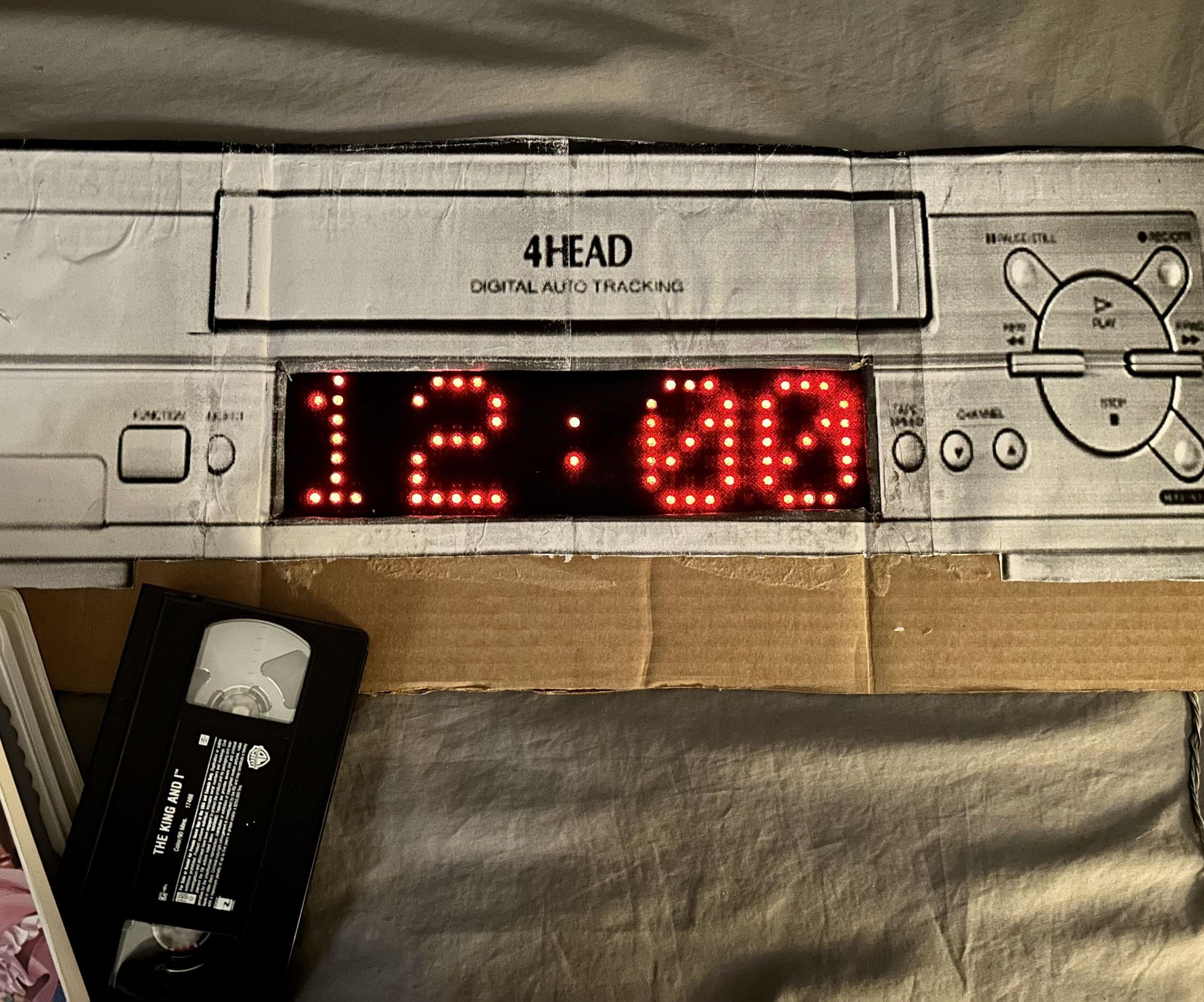 Giant VCR Clock : 3 Steps - Instructables