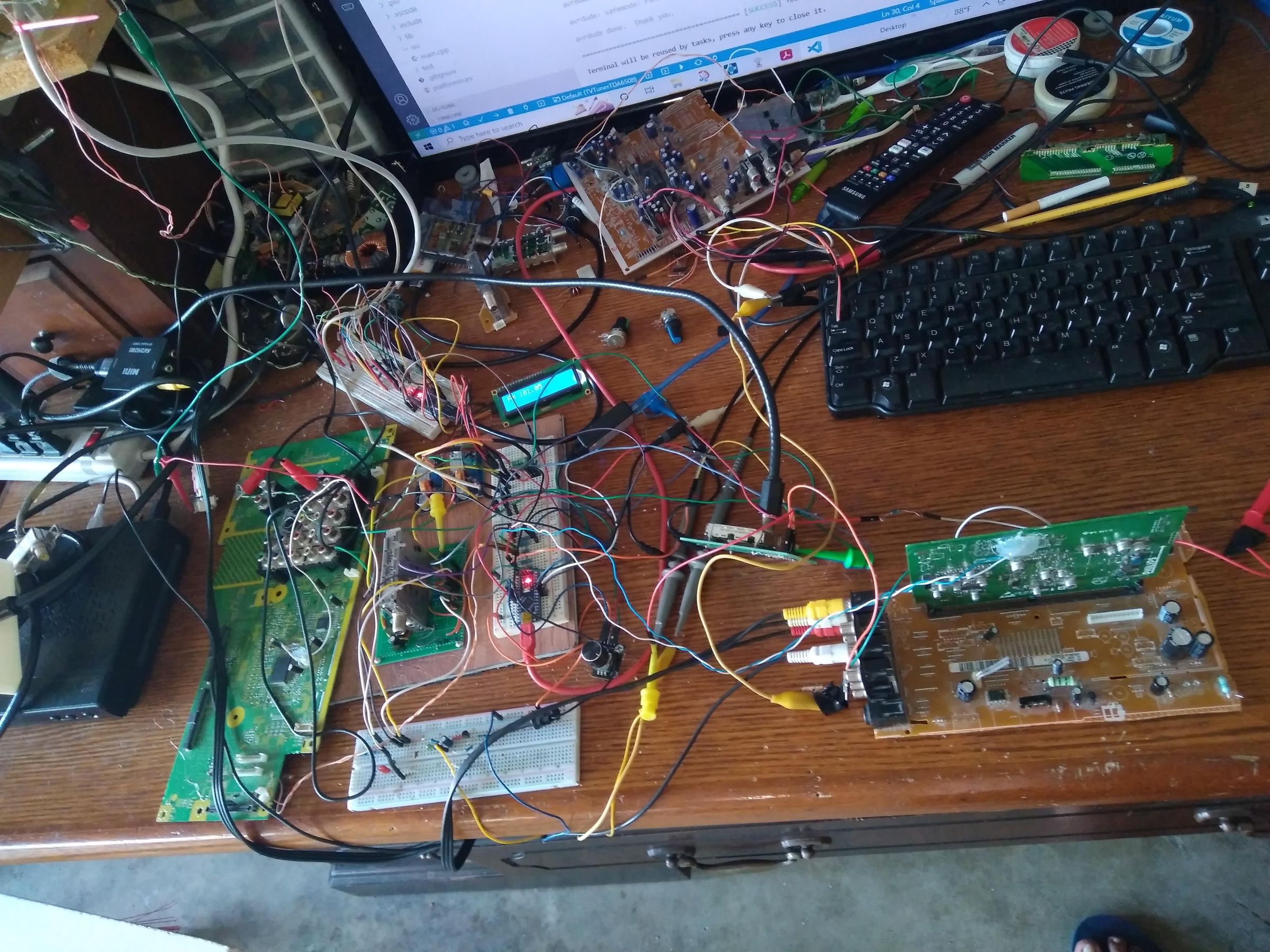 Phase-Locked Loop (PLL) Synthesizer : 8 Steps (with Pictures ...