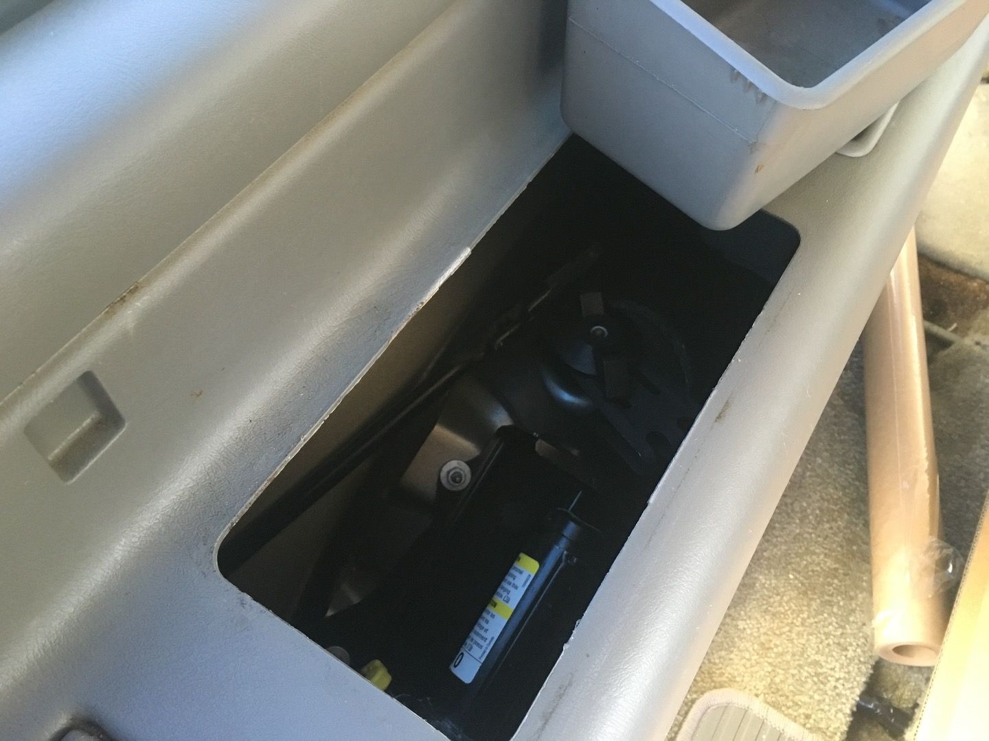 Easy Way to Change a Tire : 6 Steps (with Pictures) - Instructables