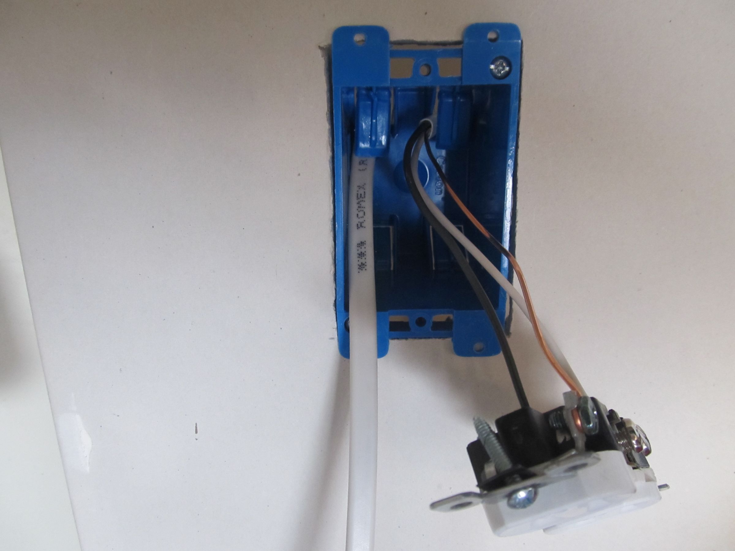 HOW TO RETRO-FIT AN OUTLET BEHIND a WALL MOUNT TELEVISION : 7 Steps ...