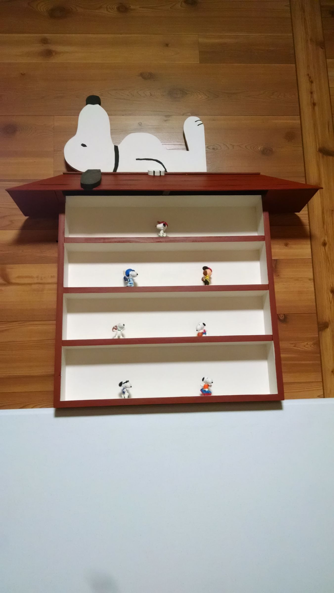 How to Make a Snoopy Doghouse Display Shelf : 10 Steps (with Pictures ...