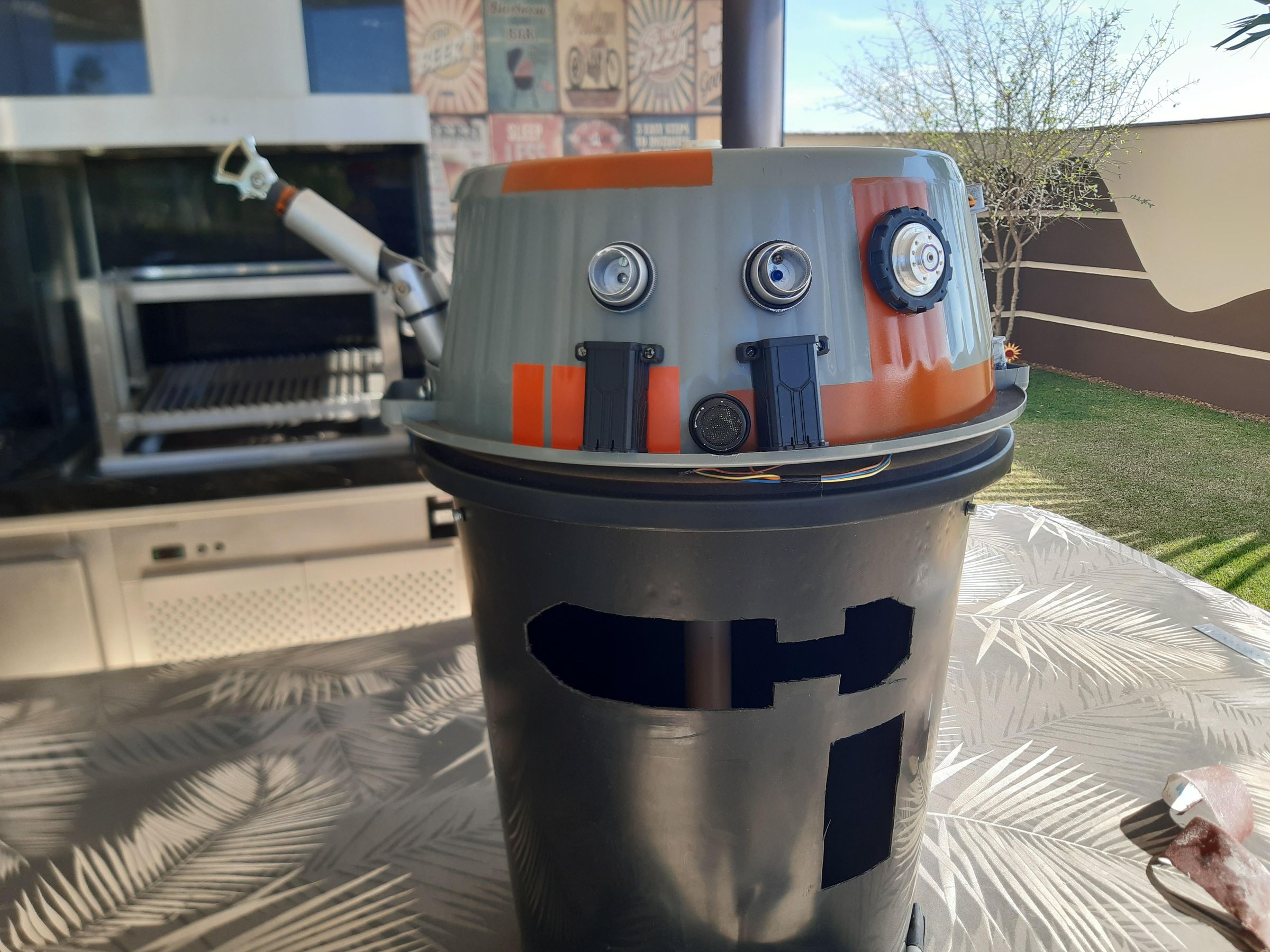 How to Make a Real Size Astromech Droid : 5 Steps (with Pictures ...