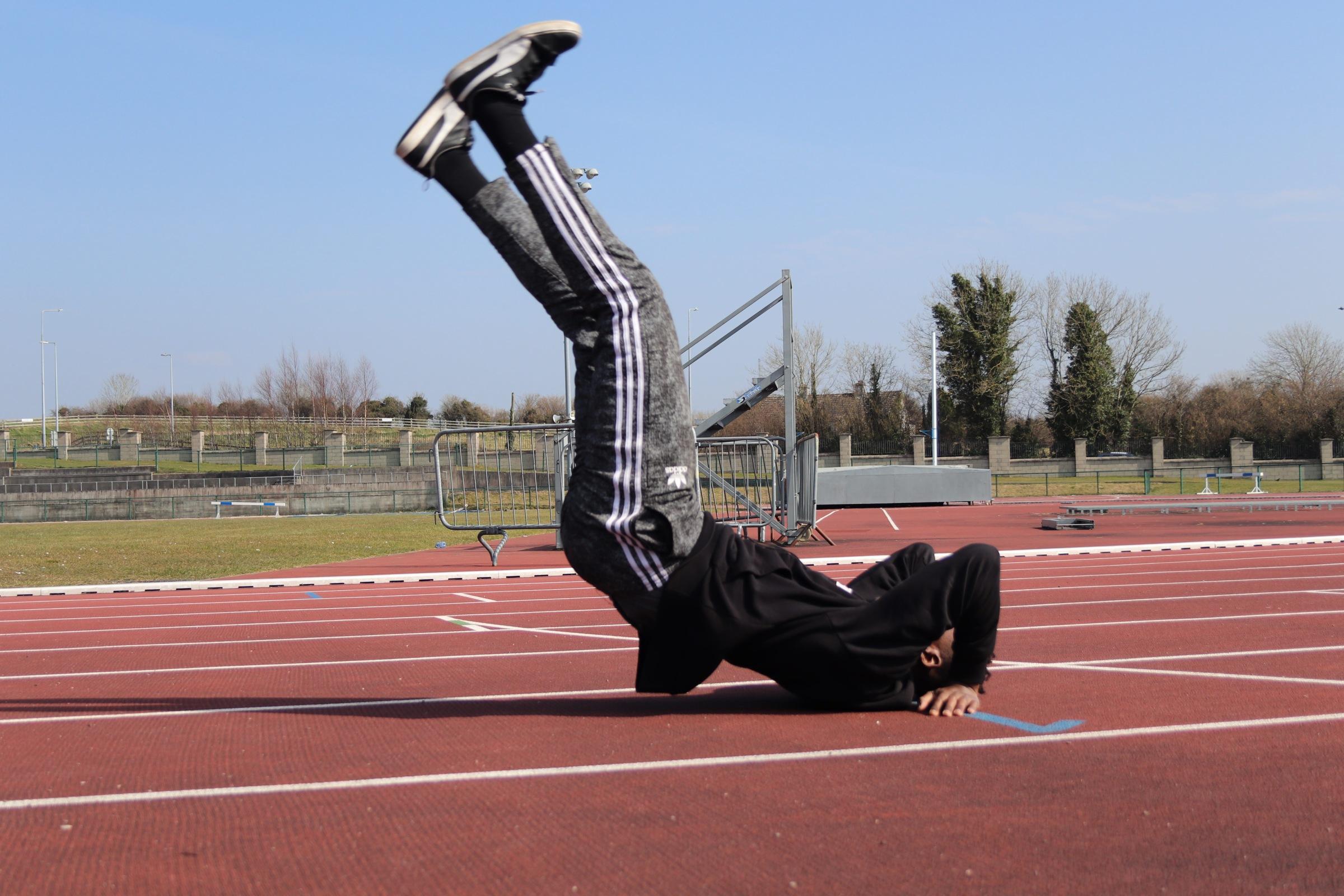 How to Do a Kip-up : 4 Steps - Instructables