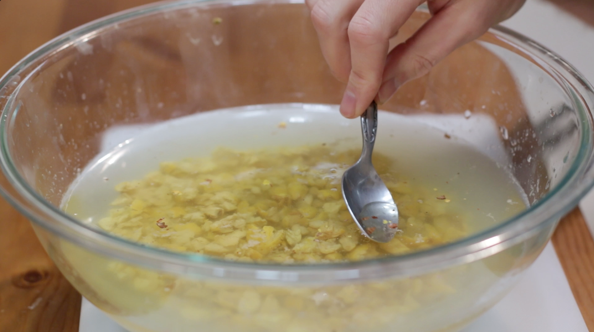 How to Process Acorns and Make Acorn Flour : 8 Steps (with Pictures ...