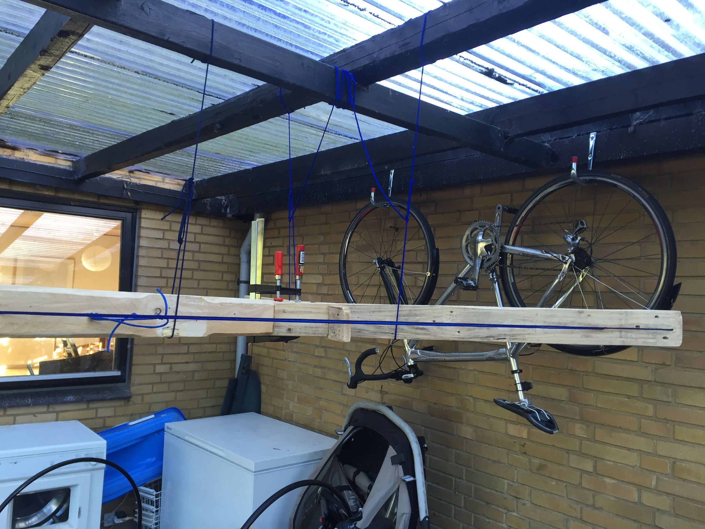 Clothes Drying Rack Out of Pallets and Paracord : 4 Steps (with ...