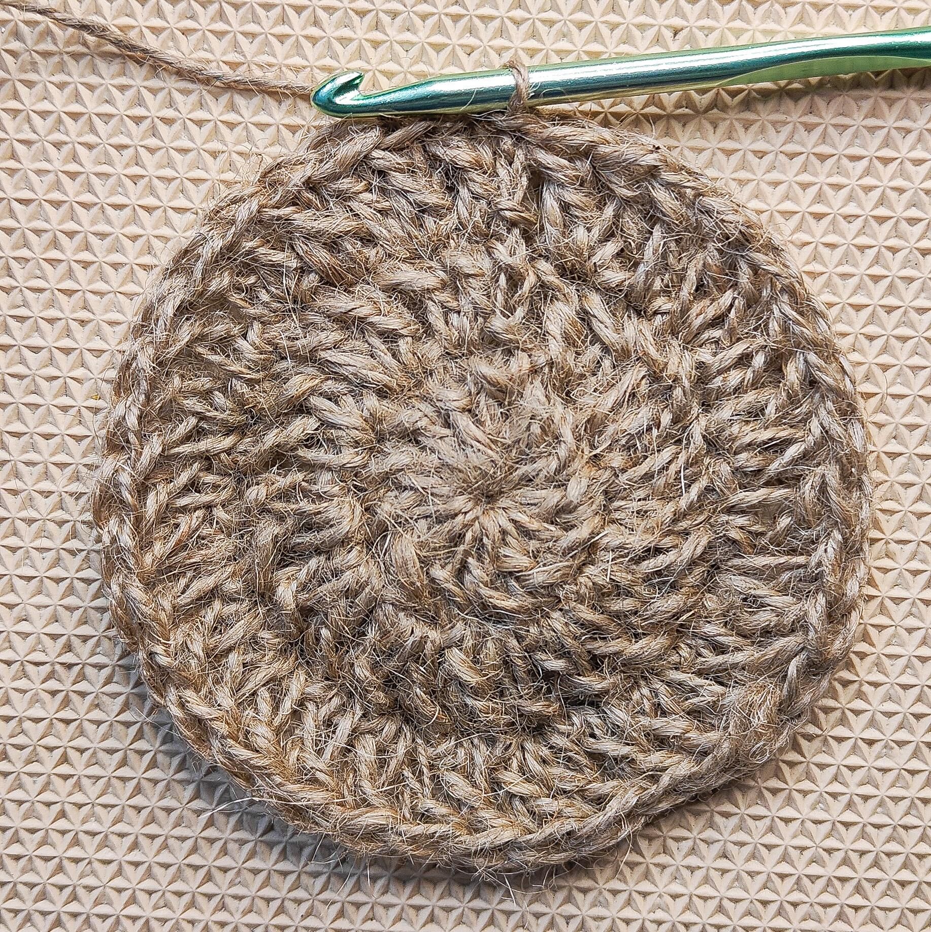Farmhouse Rustic Crochet Round Jute Placemat : 10 Steps (with Pictures ...