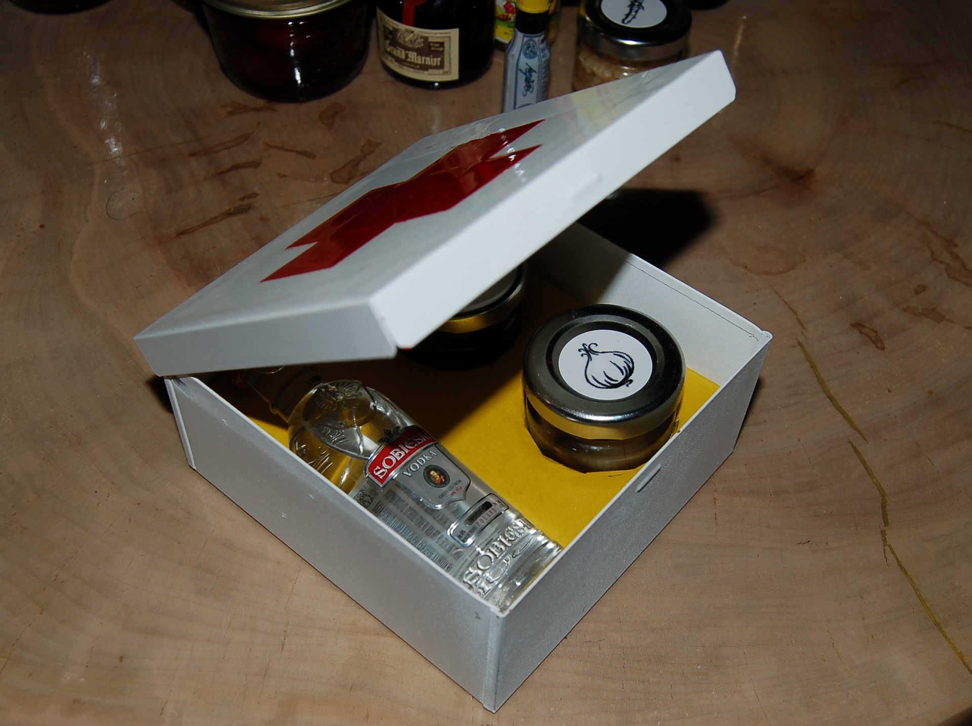 Holiday "First Aid Kit" : 8 Steps (with Pictures) - Instructables