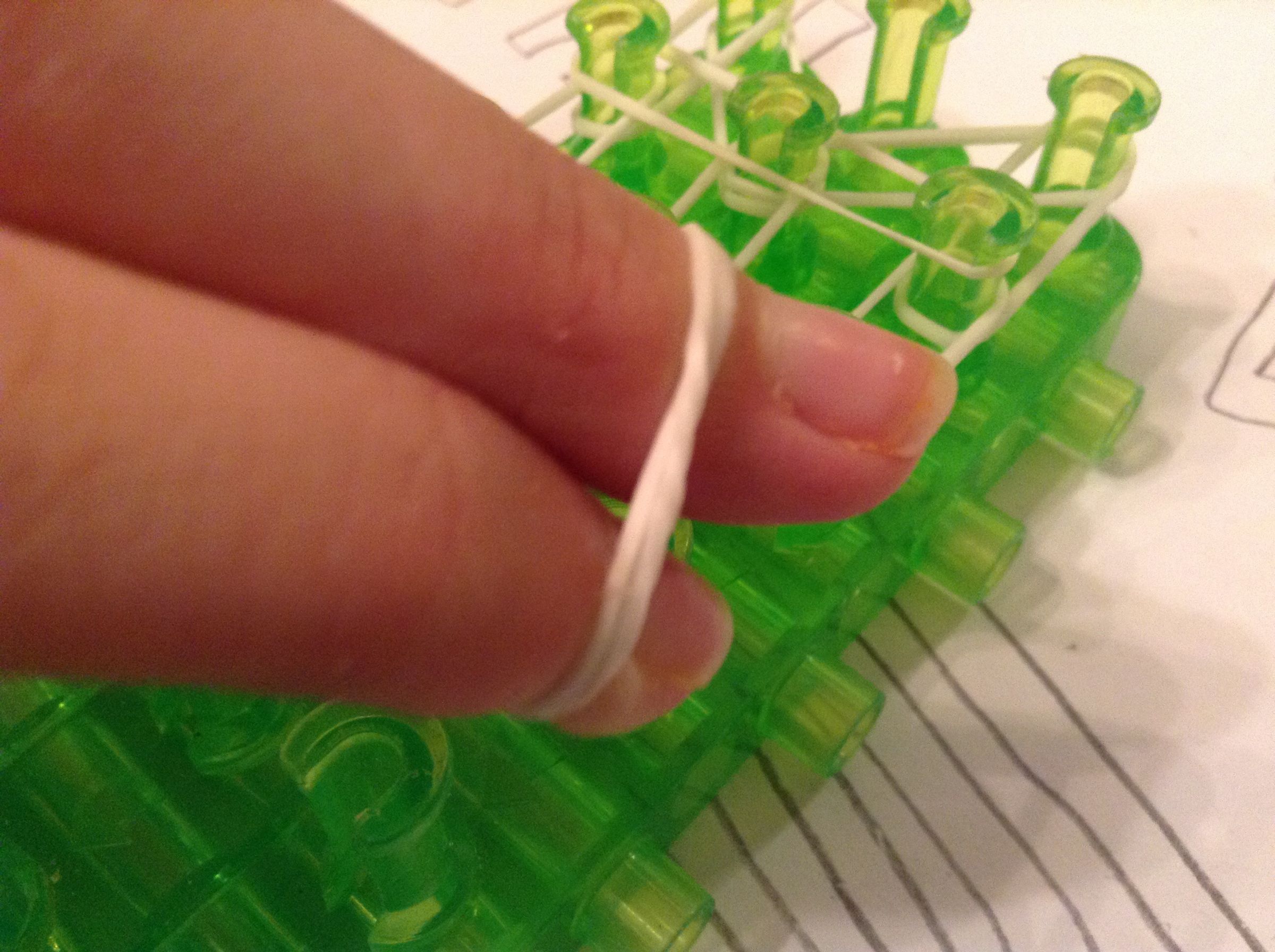 Rainbow Loom Heart Charm : 7 Steps - Instructables