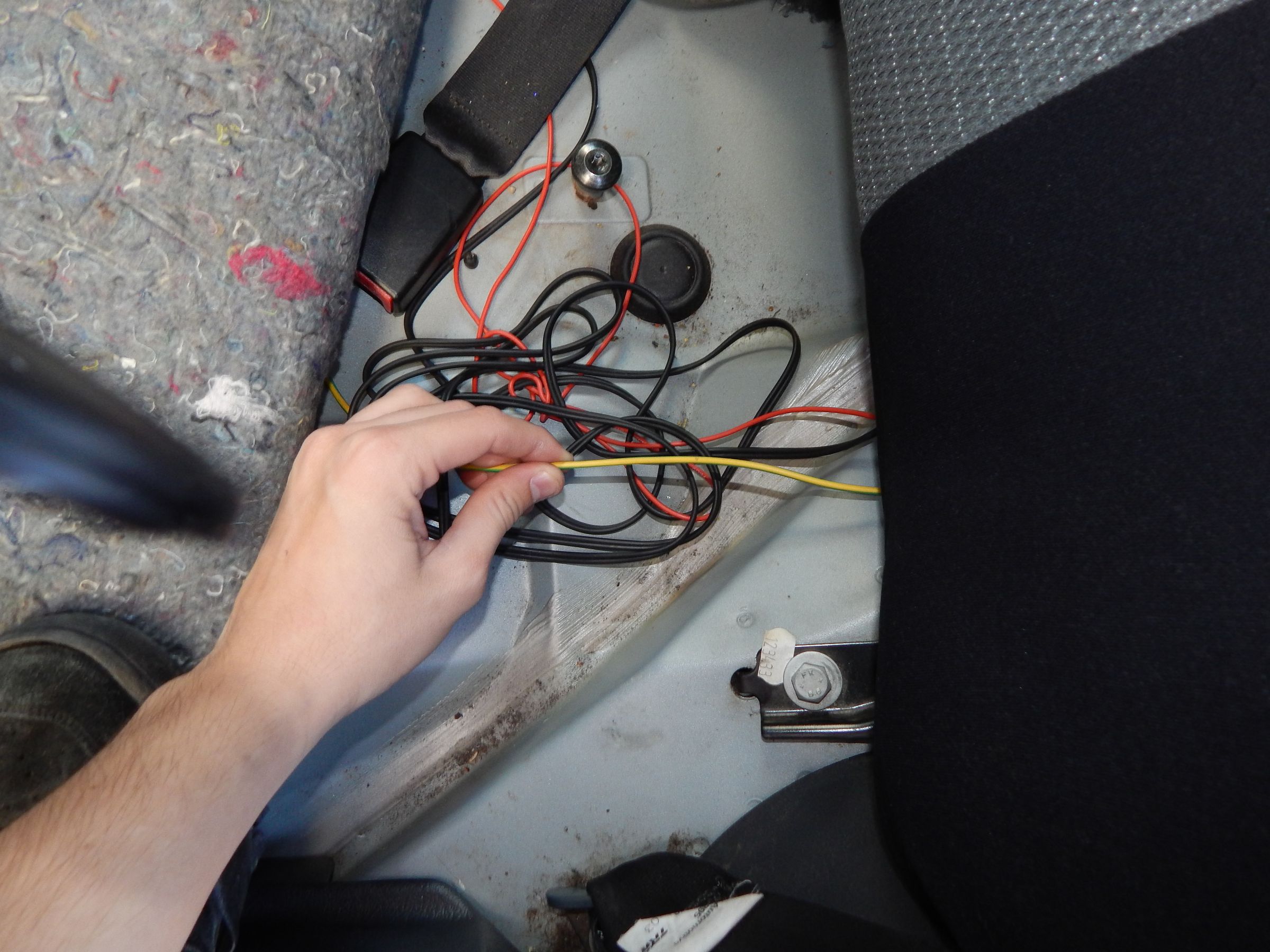 12V Source for Trunk : 4 Steps - Instructables