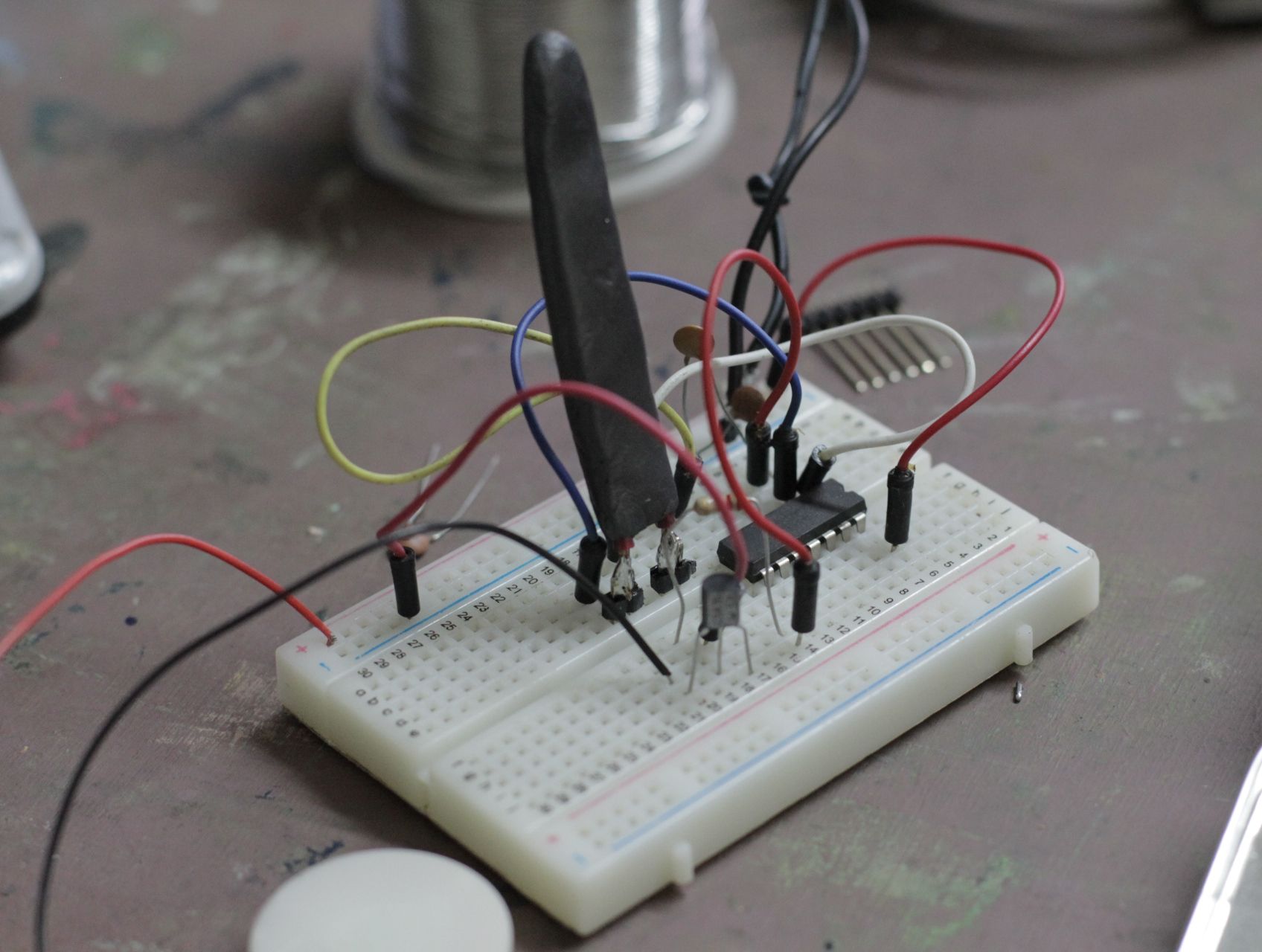 DIY Flex Sensor Using Sugru and Graphite Powder (Resistencia Flexible Usando Sugru Y Polvo De ...