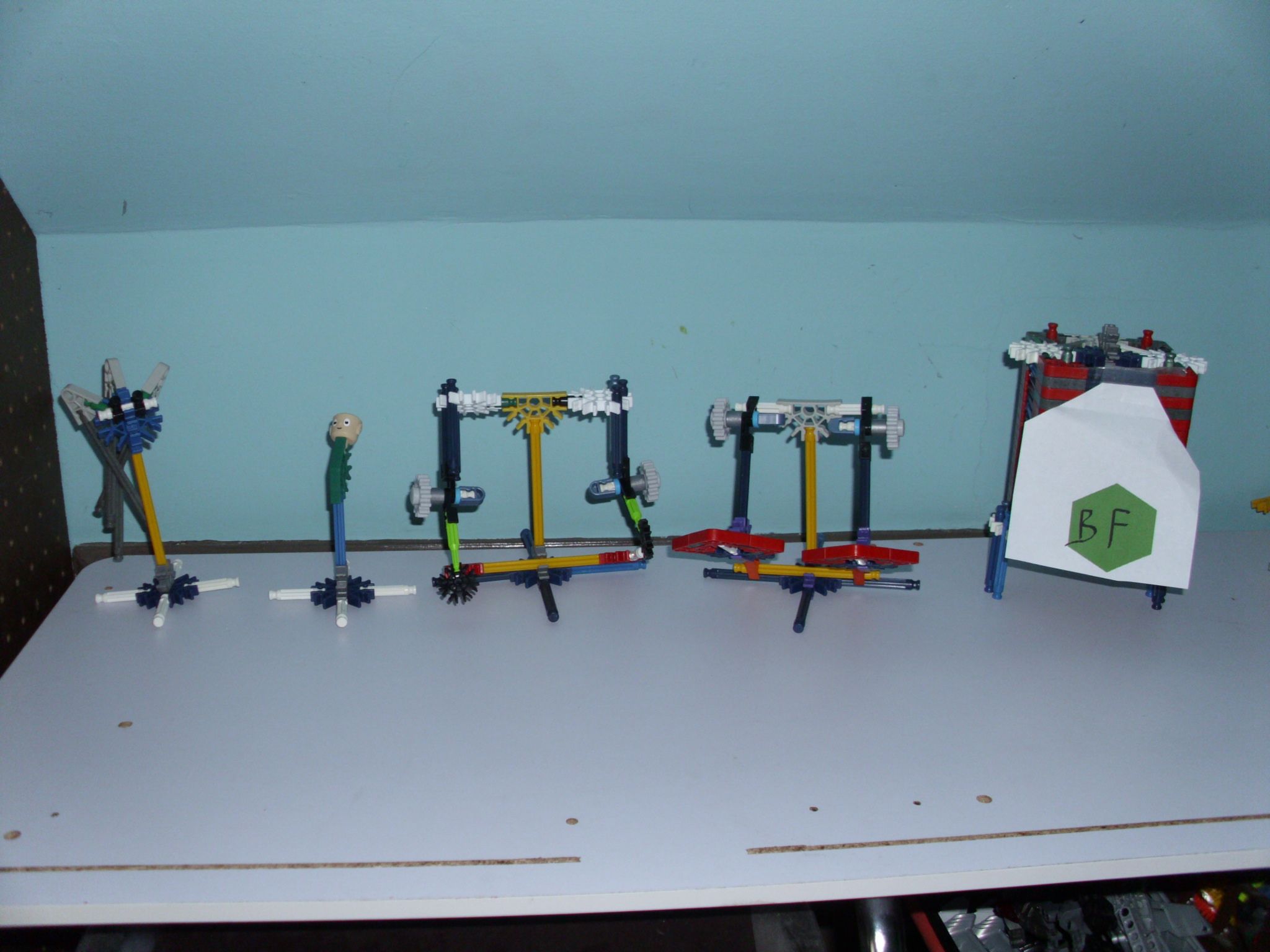 K'nex Transforming 'Baby Face' to Headless Robot : 6 Steps - Instructables
