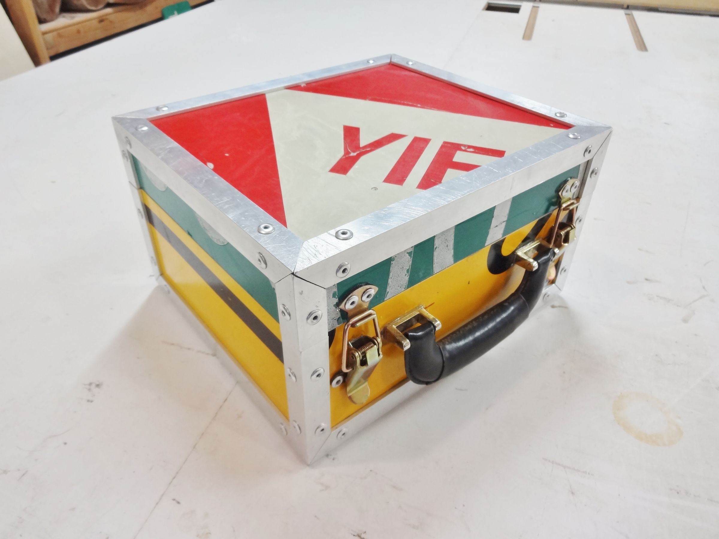 Storage Case From Road Signs : 14 Steps (with Pictures) - Instructables