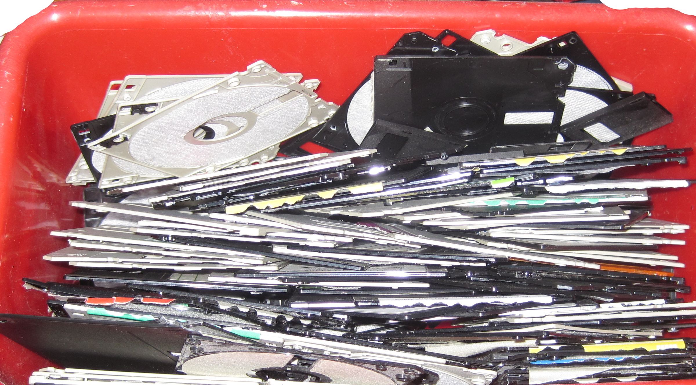 Floppy Disk Pen/Pencil Holder : 7 Steps - Instructables