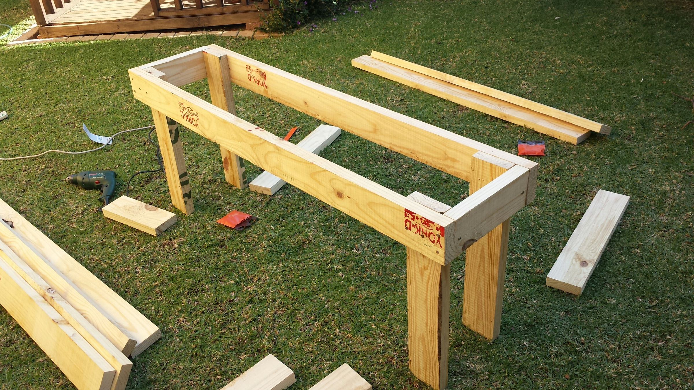 Dutch Bucket Hydroponics : 8 Steps (with Pictures) - Instructables