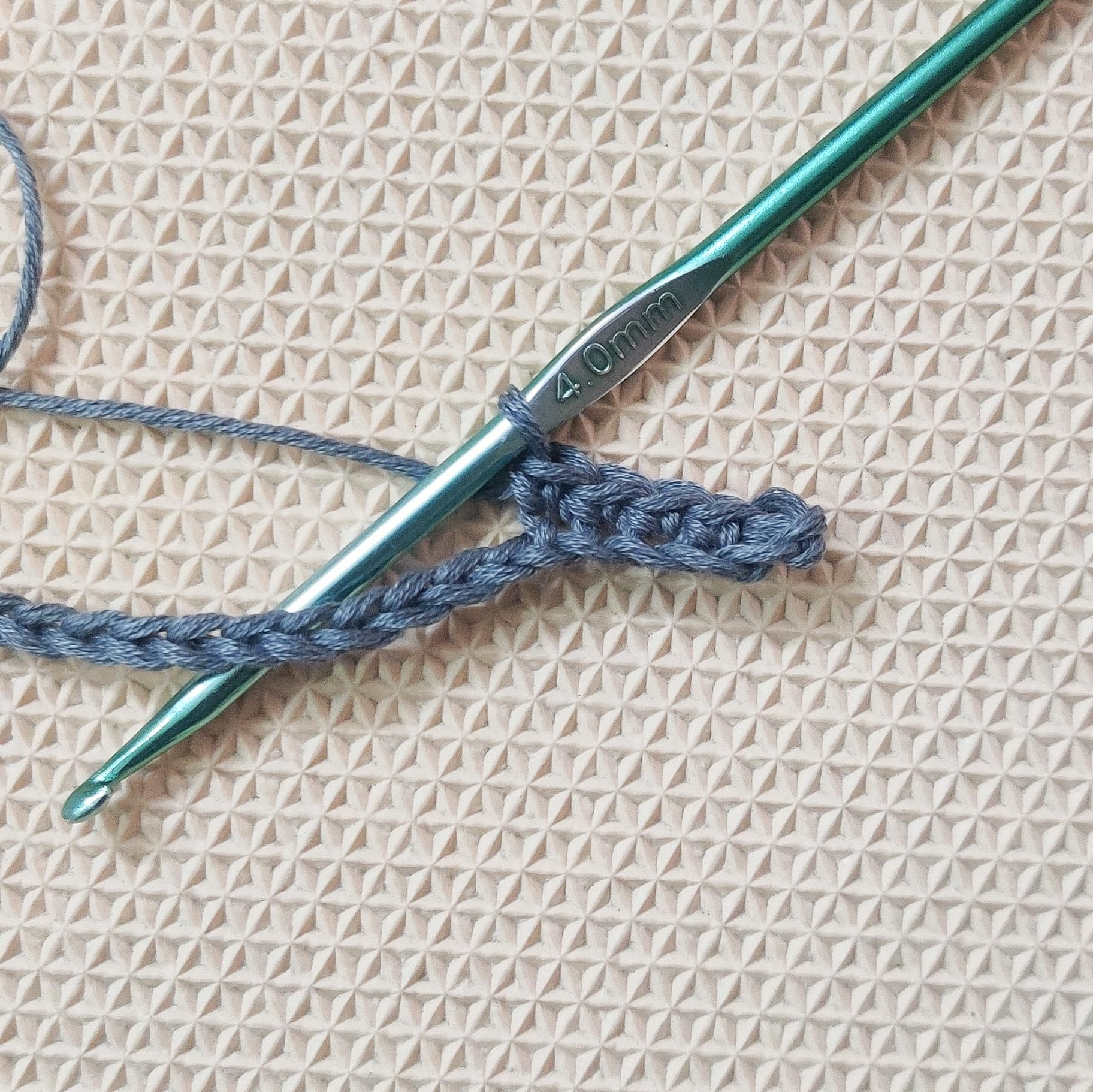 Easy Crochet Table Runner Pattern With Shell Stitch : 6 Steps (with ...