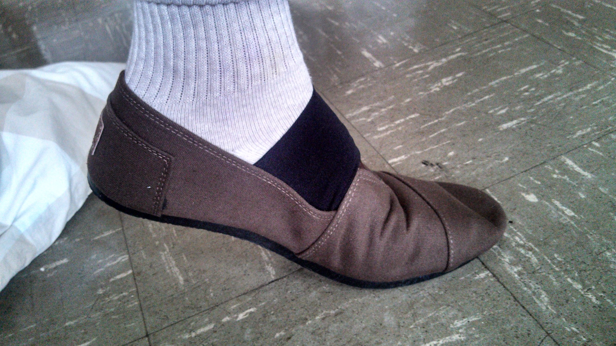Keep Your Slip on Shoes From Falling Off - Instructables