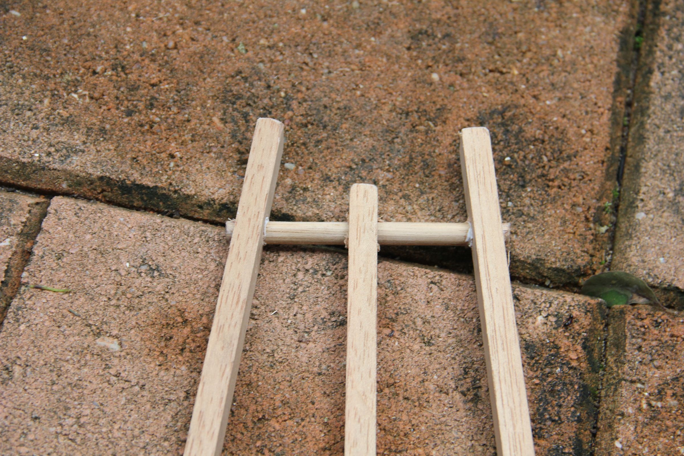 How to Make a Mini Home Made Art Easel in 20 Min : 4 Steps (with ...