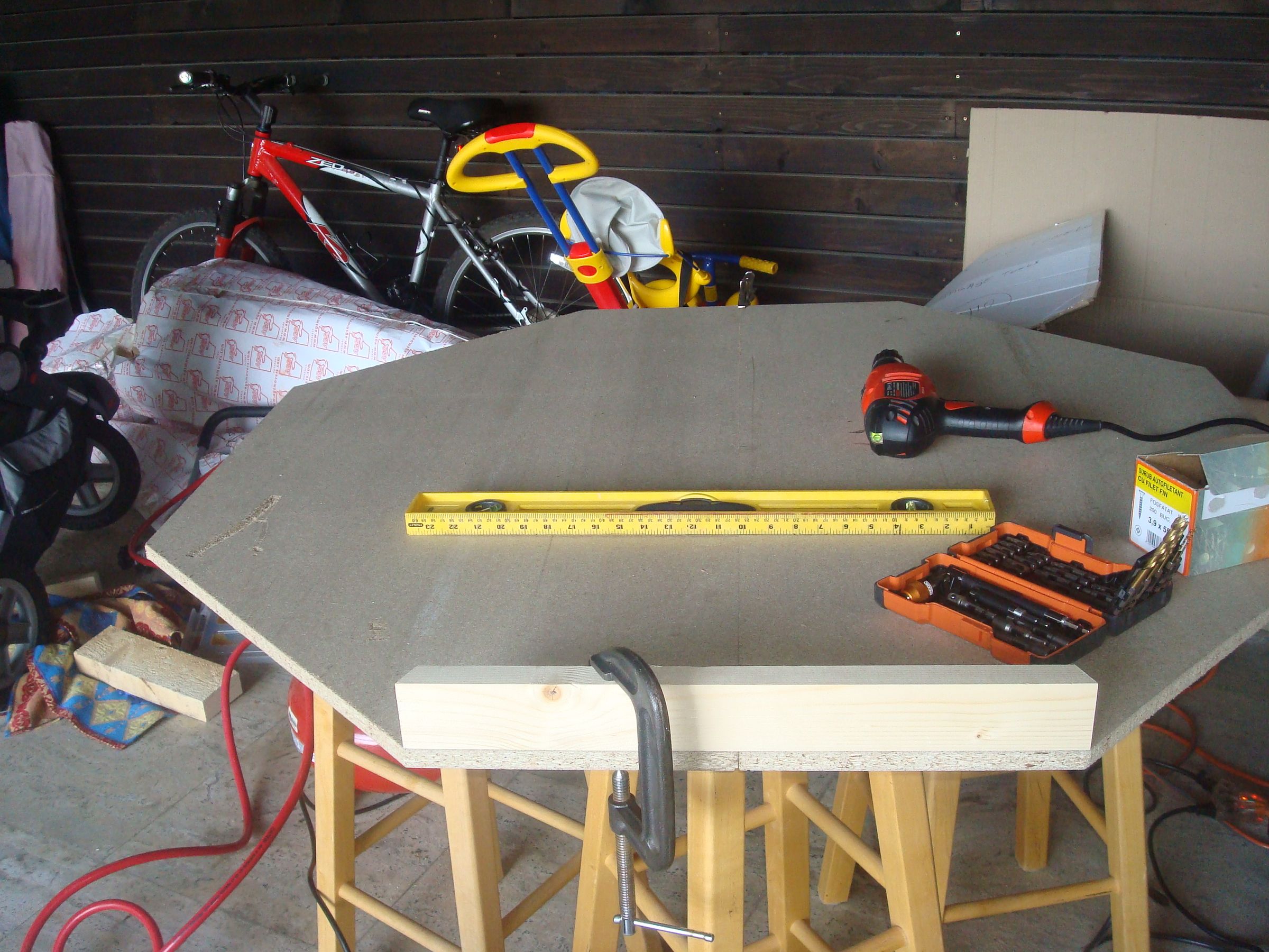 How to Build a Good Looking Octagon Poker Table on the Cheap : 7 Steps ...