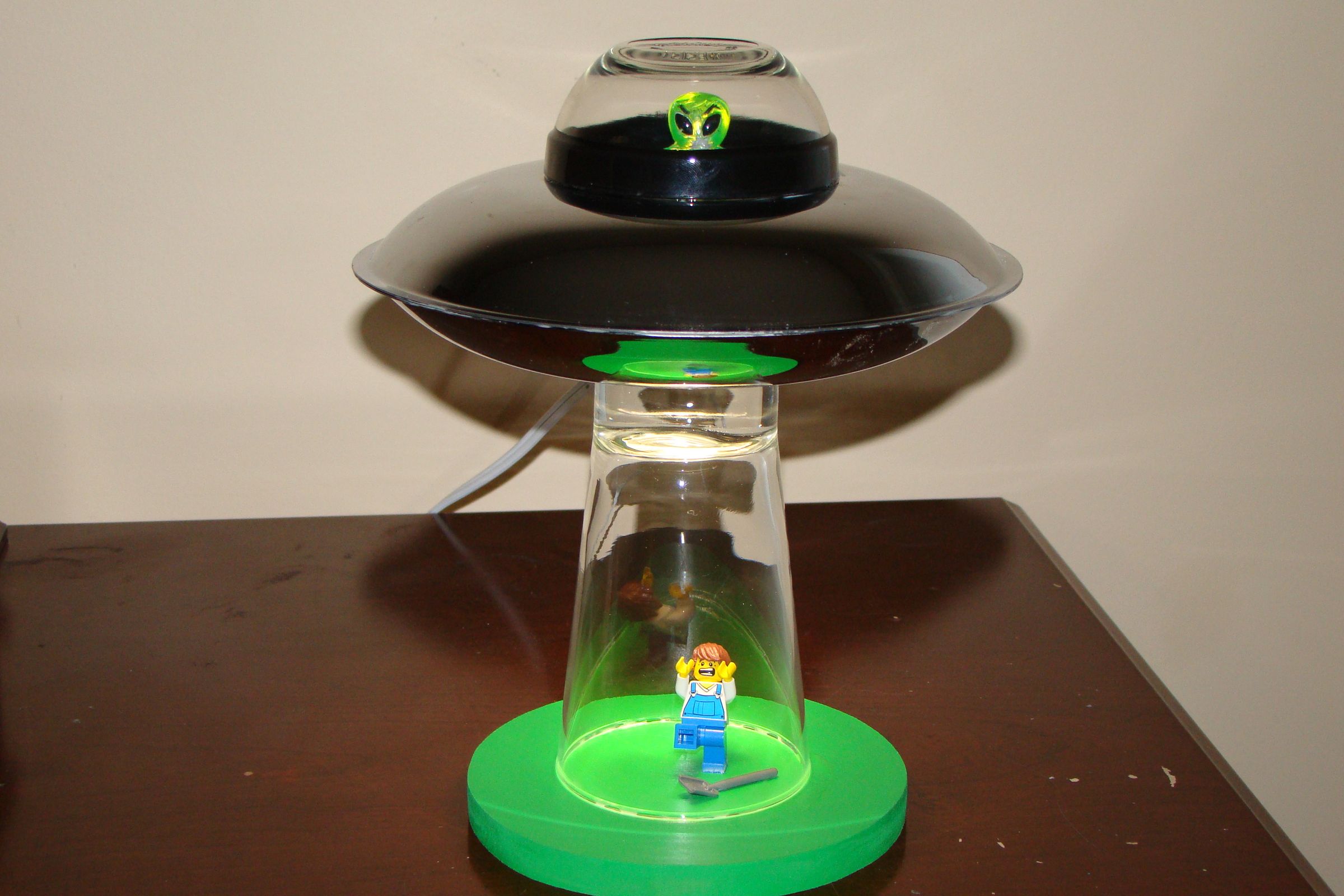 Alien Abduction Lamp : 6 Steps (with Pictures) - Instructables