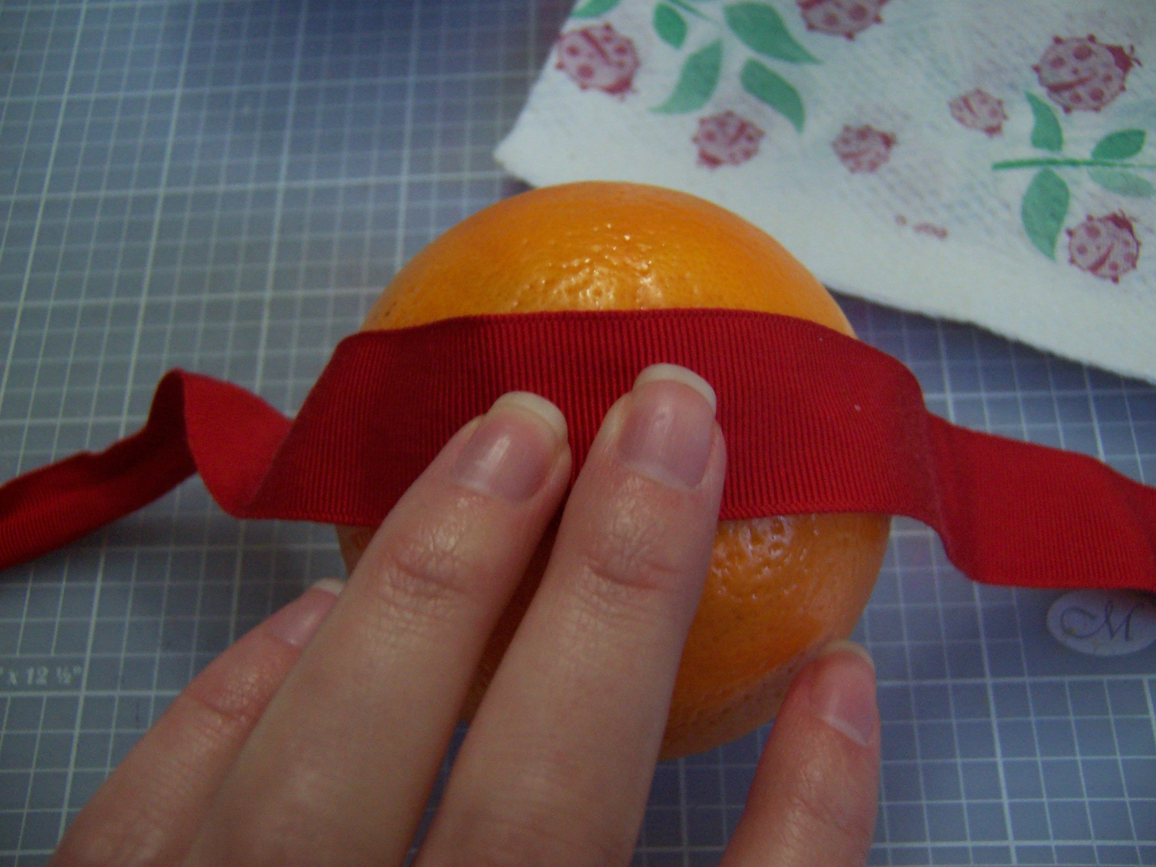 Pomander Ball Christmas Gift : 5 Steps (with Pictures) - Instructables