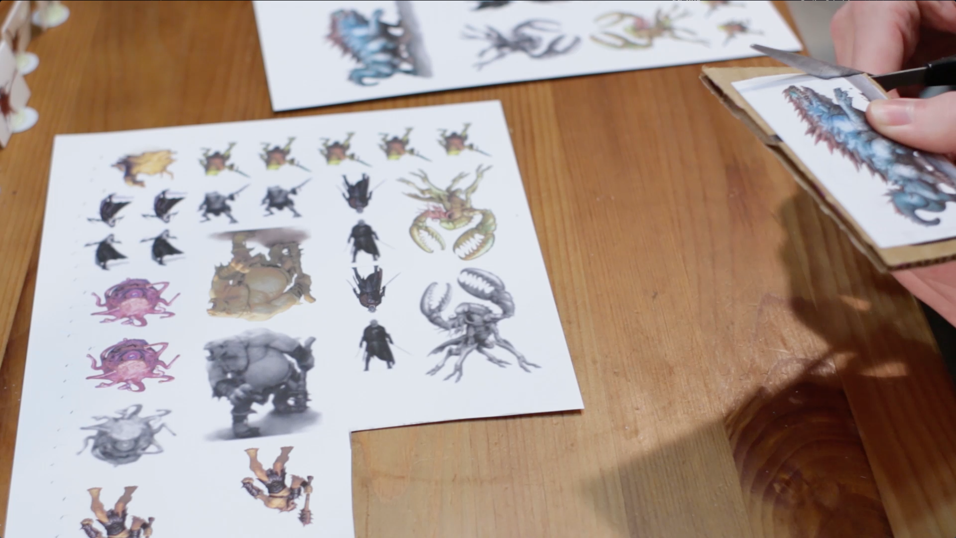 Dungeons and Dragons Paper Miniatures (Pathfinder, Warhammer, Etc ...