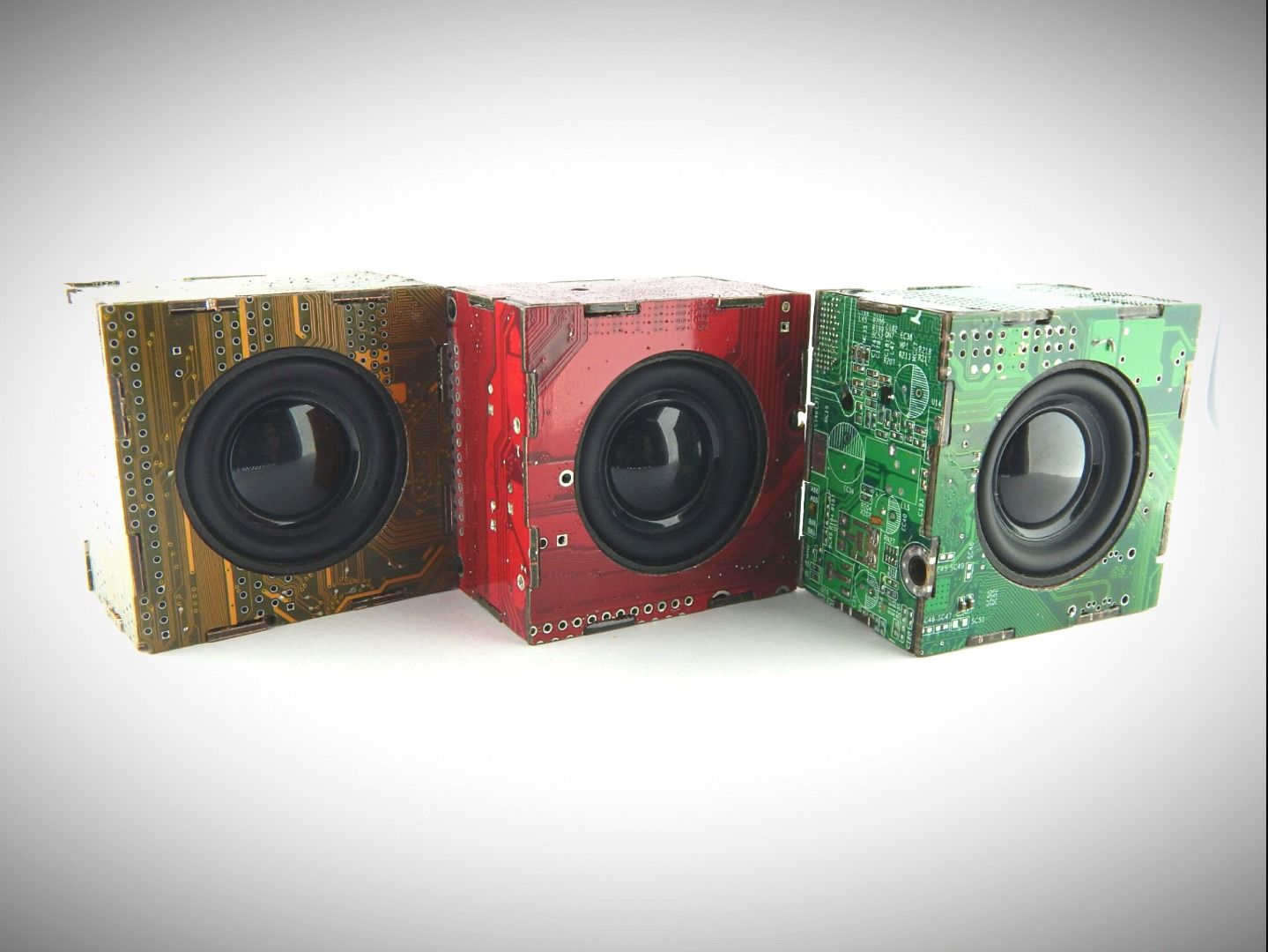 PCB Motherboard Speaker : 5 Steps (with Pictures) - Instructables
