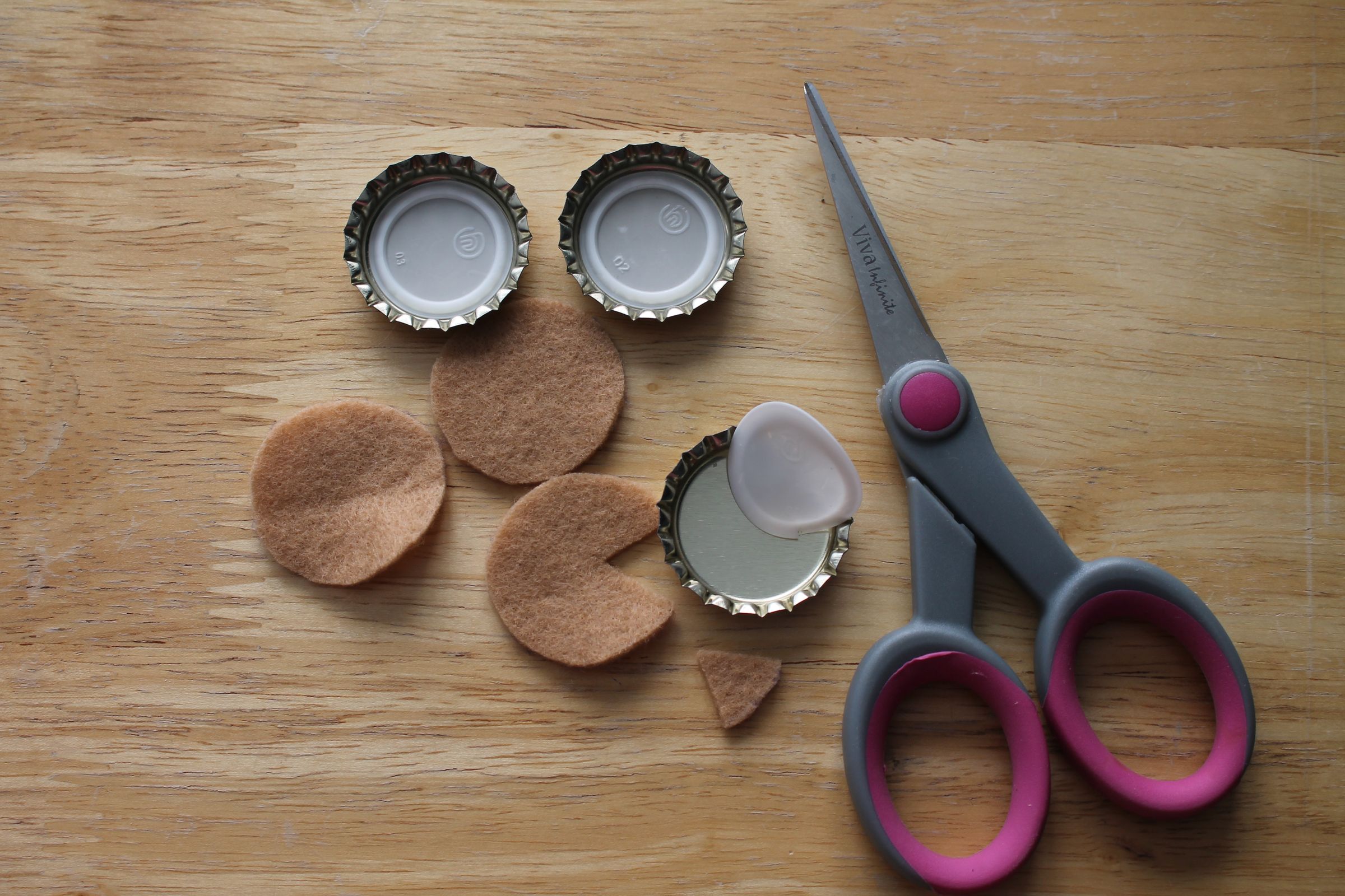 Tiny Felt Pies : 5 Steps (with Pictures) - Instructables