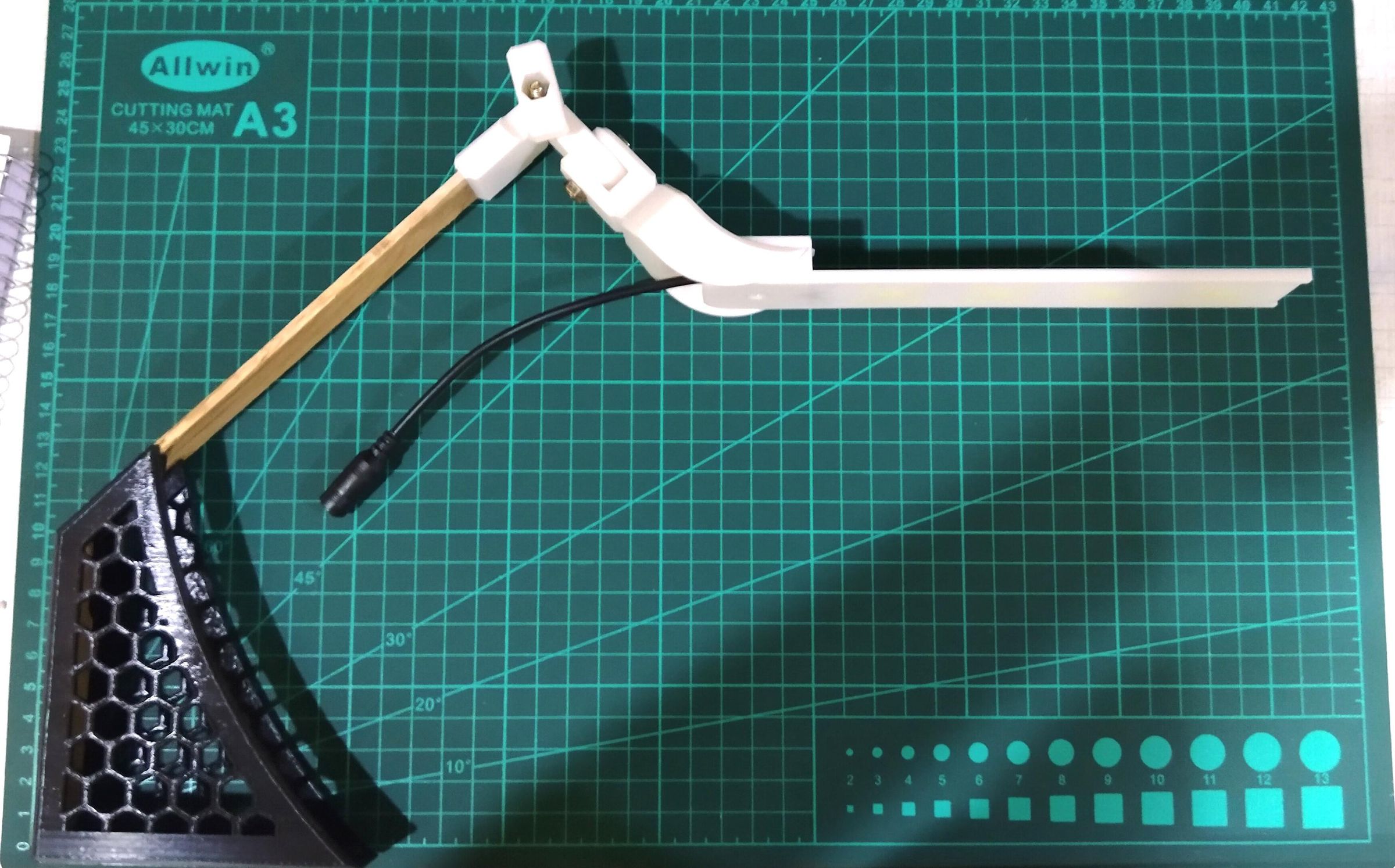 MagnoLamp : a Magnetic Desk Lamp : 7 Steps (with Pictures) - Instructables