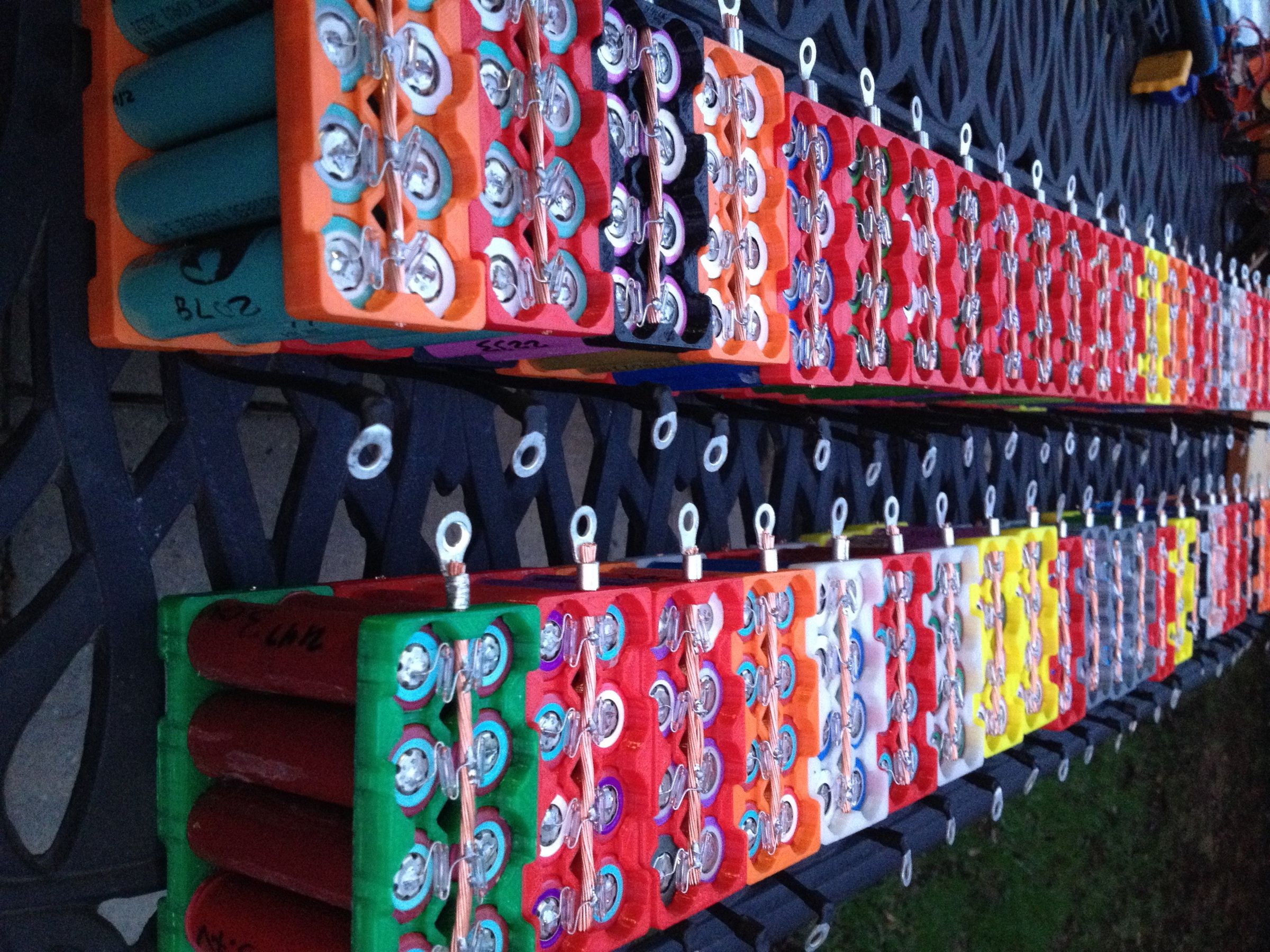 2.4kWh DIY Powerwall From Recycled 18650 Lithium-ion Laptop Batteries ...