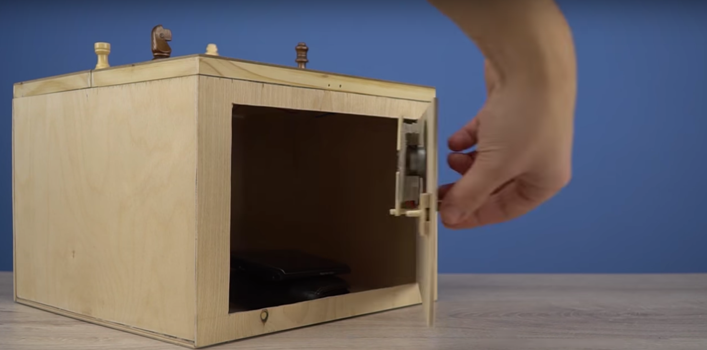 HOW TO MAKE CHESS SECRET SAFE : 4 Steps (with Pictures) - Instructables