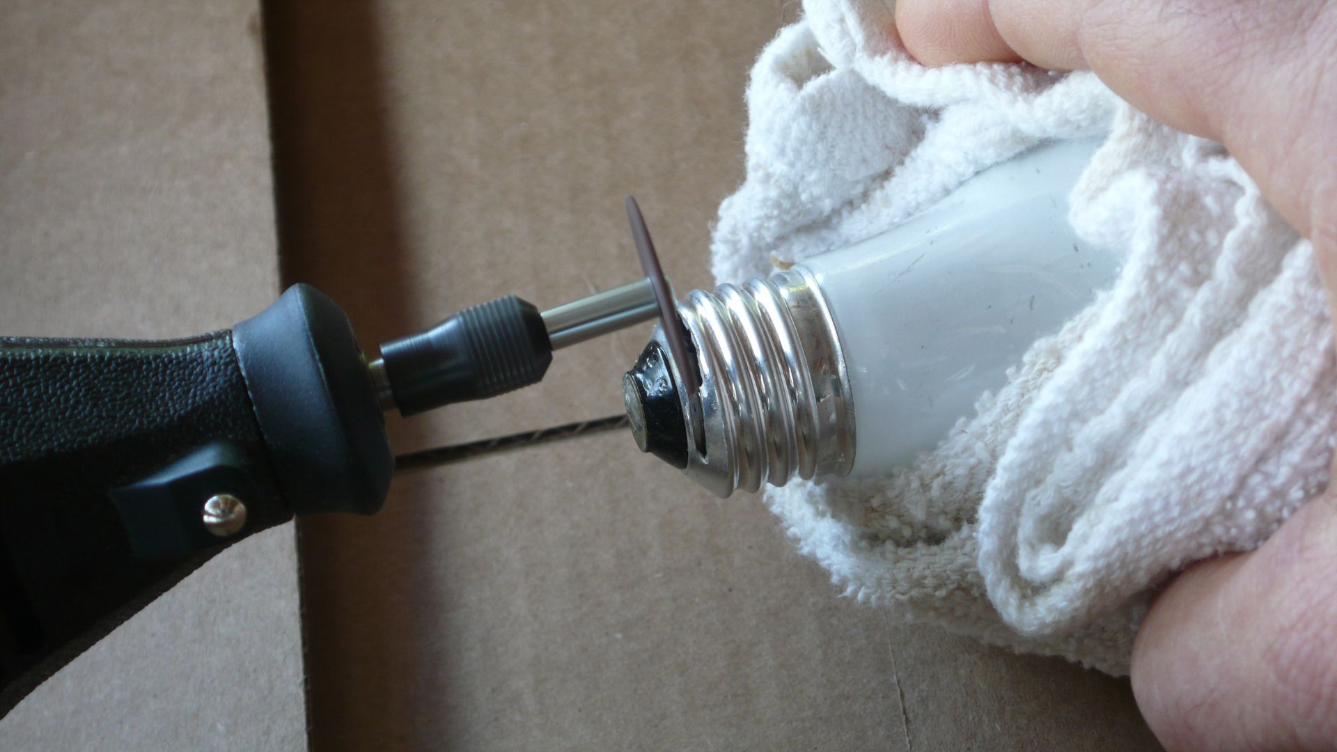 Light Bulb Oil Lamp : 5 Steps (with Pictures) - Instructables