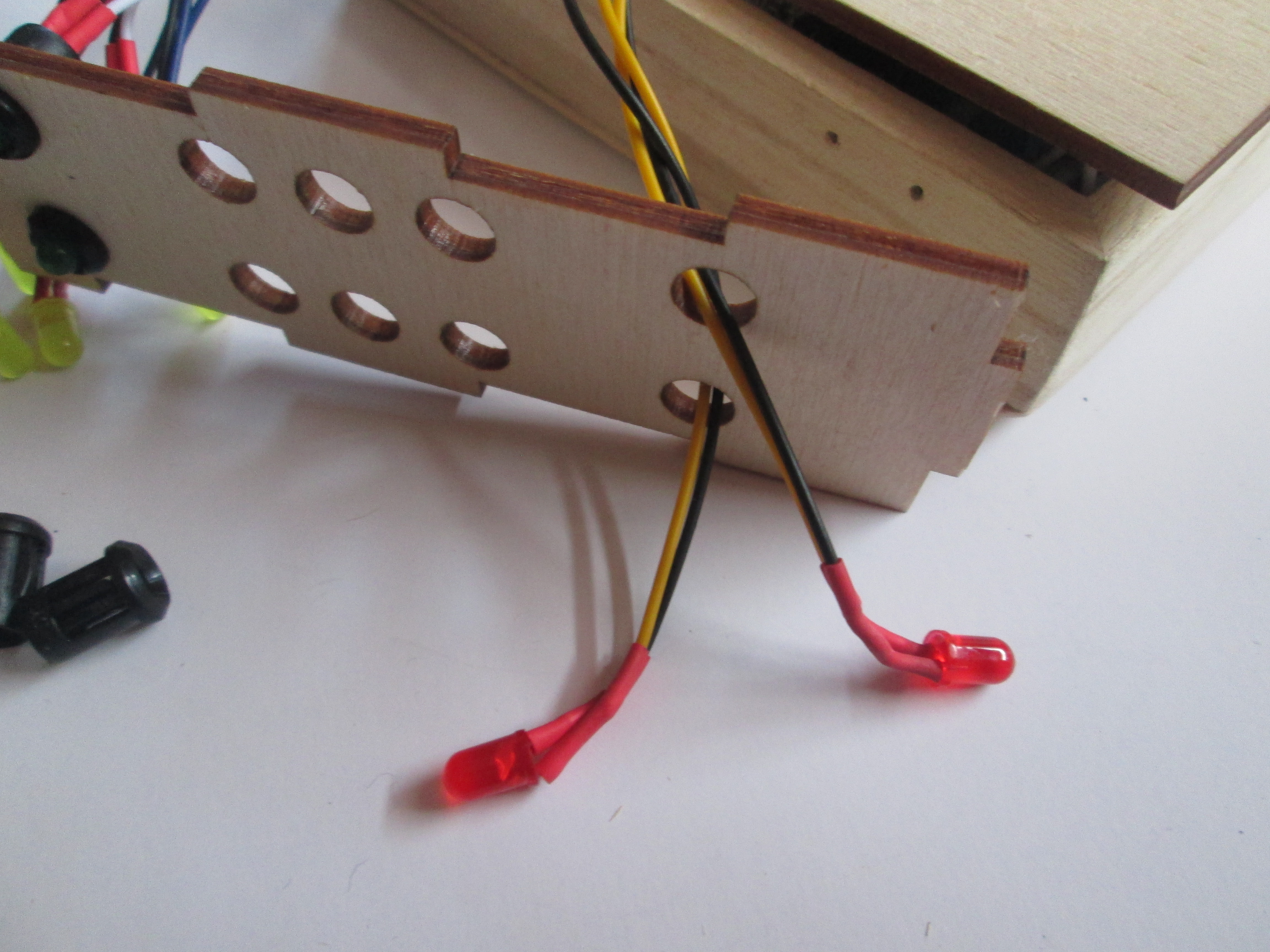 R/C Car Drag Racing Lights : 3 Steps - Instructables