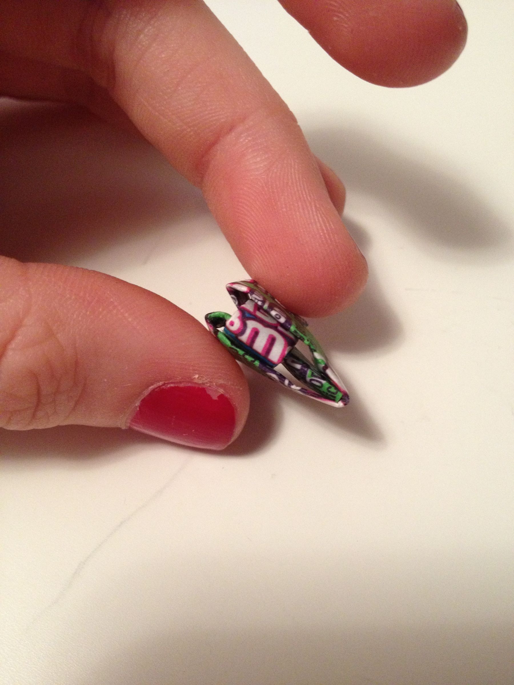 Candy Wrapper Chain : 8 Steps - Instructables