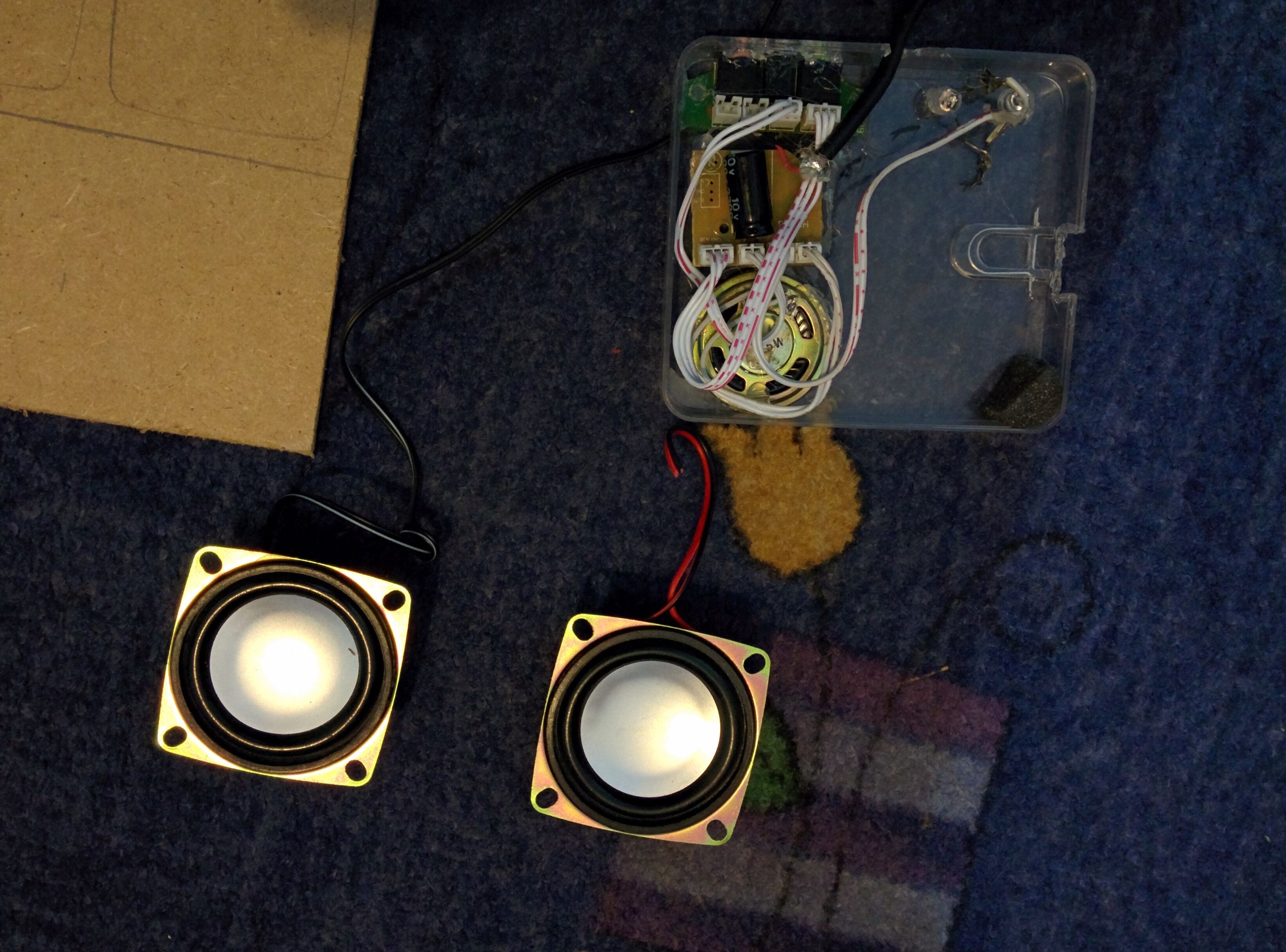 Portable Speakers With Synced LEDs : 4 Steps - Instructables