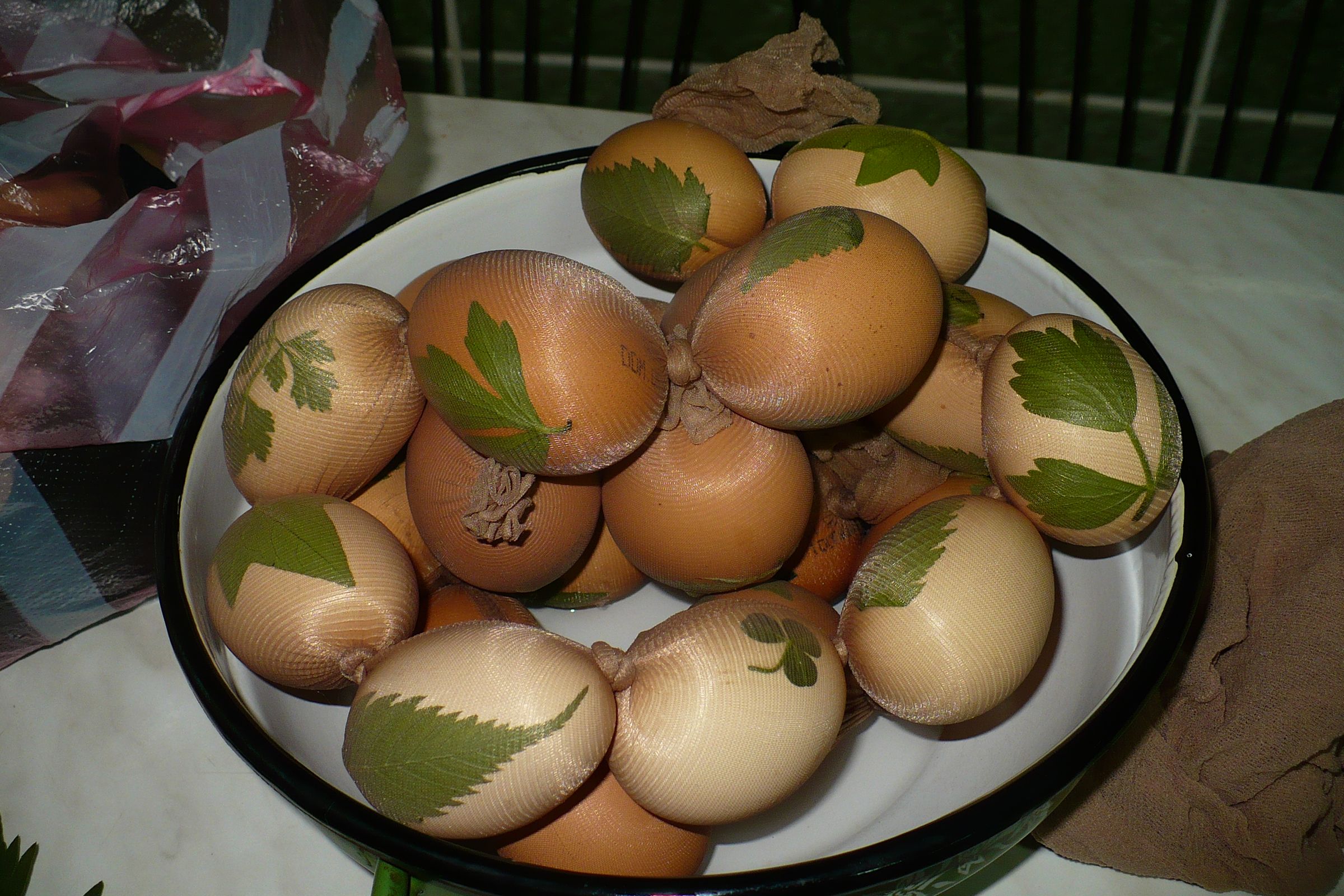 Bio Coloured Eggs : 7 Steps (with Pictures) - Instructables