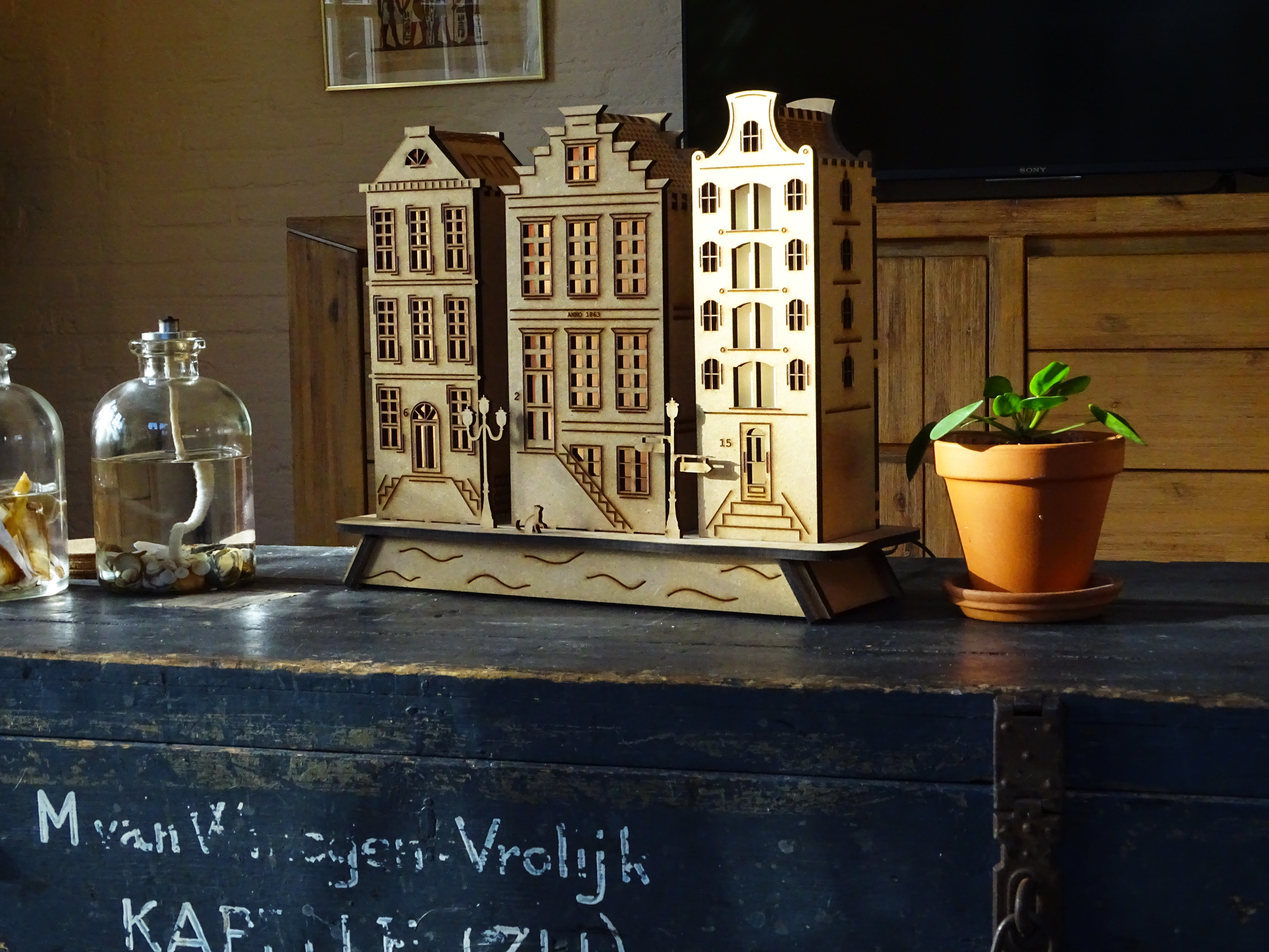 Amsterdam Canal House : 8 Steps - Instructables