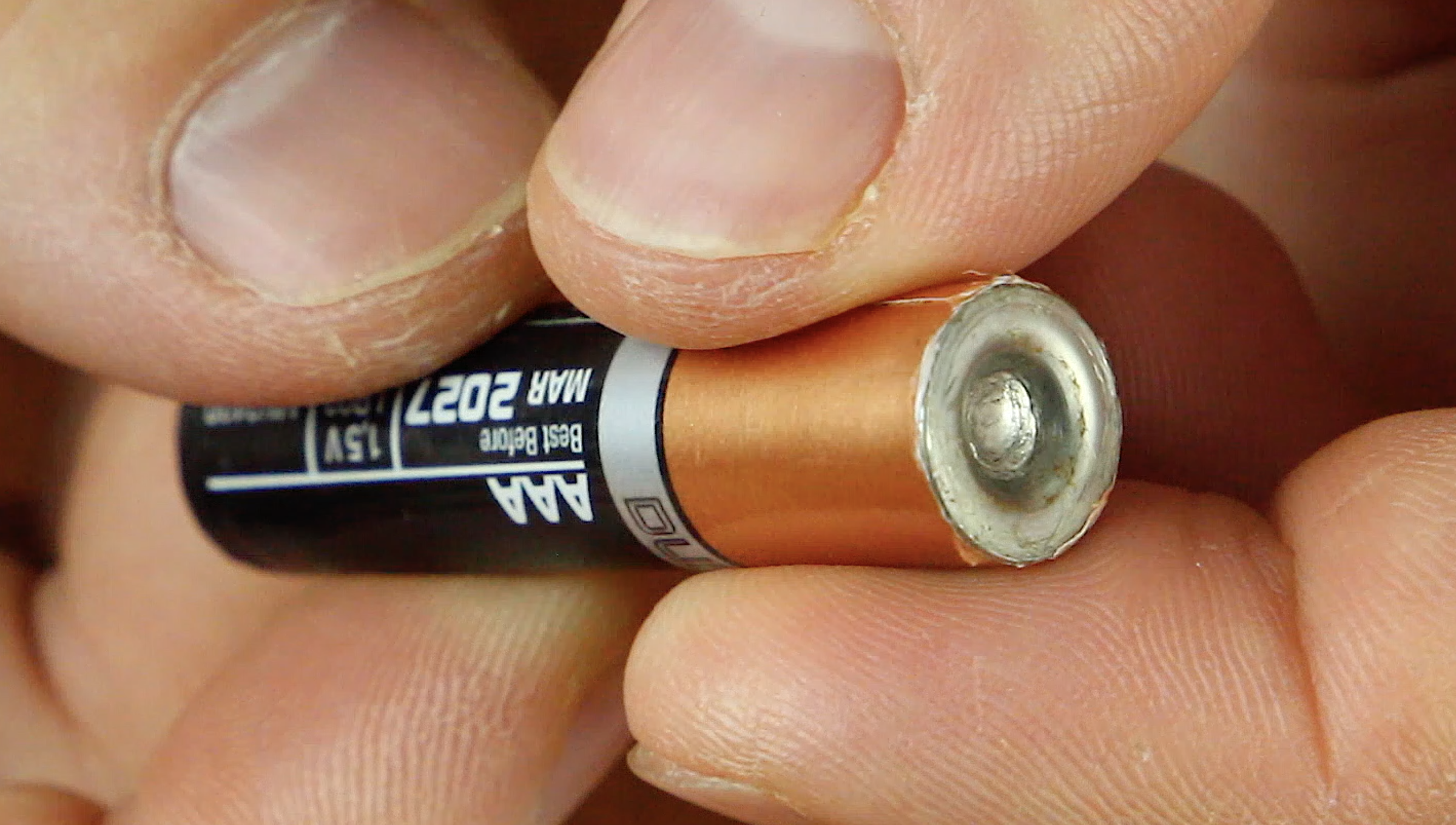 AAA Battery Burner Flame 3560 Fahrenheit : 10 Steps - Instructables