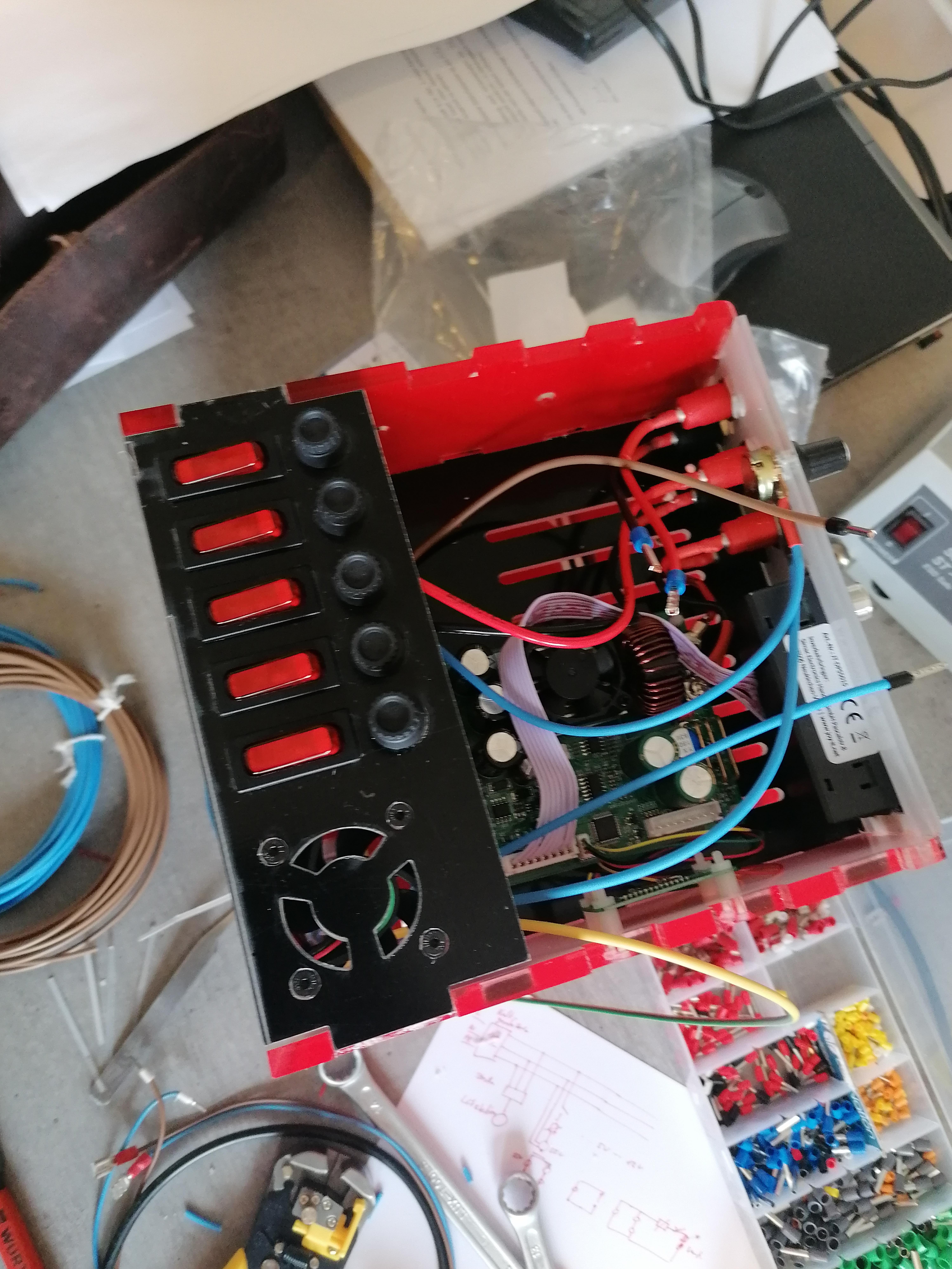 Convert Old Toolcase to Mobile Electronics Workstation : 3 Steps ...