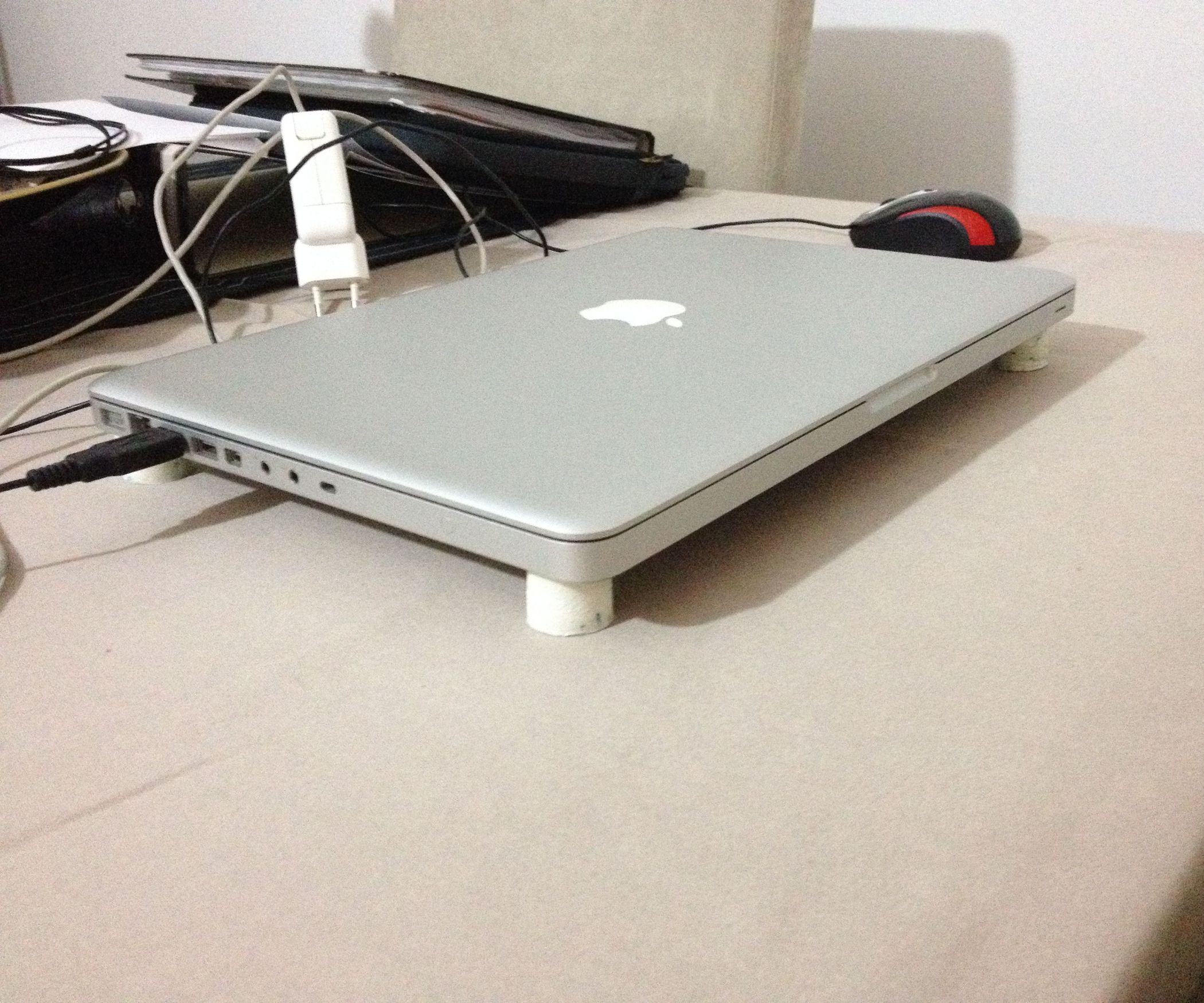 Laptop Feet With Oogoo : 4 Steps - Instructables