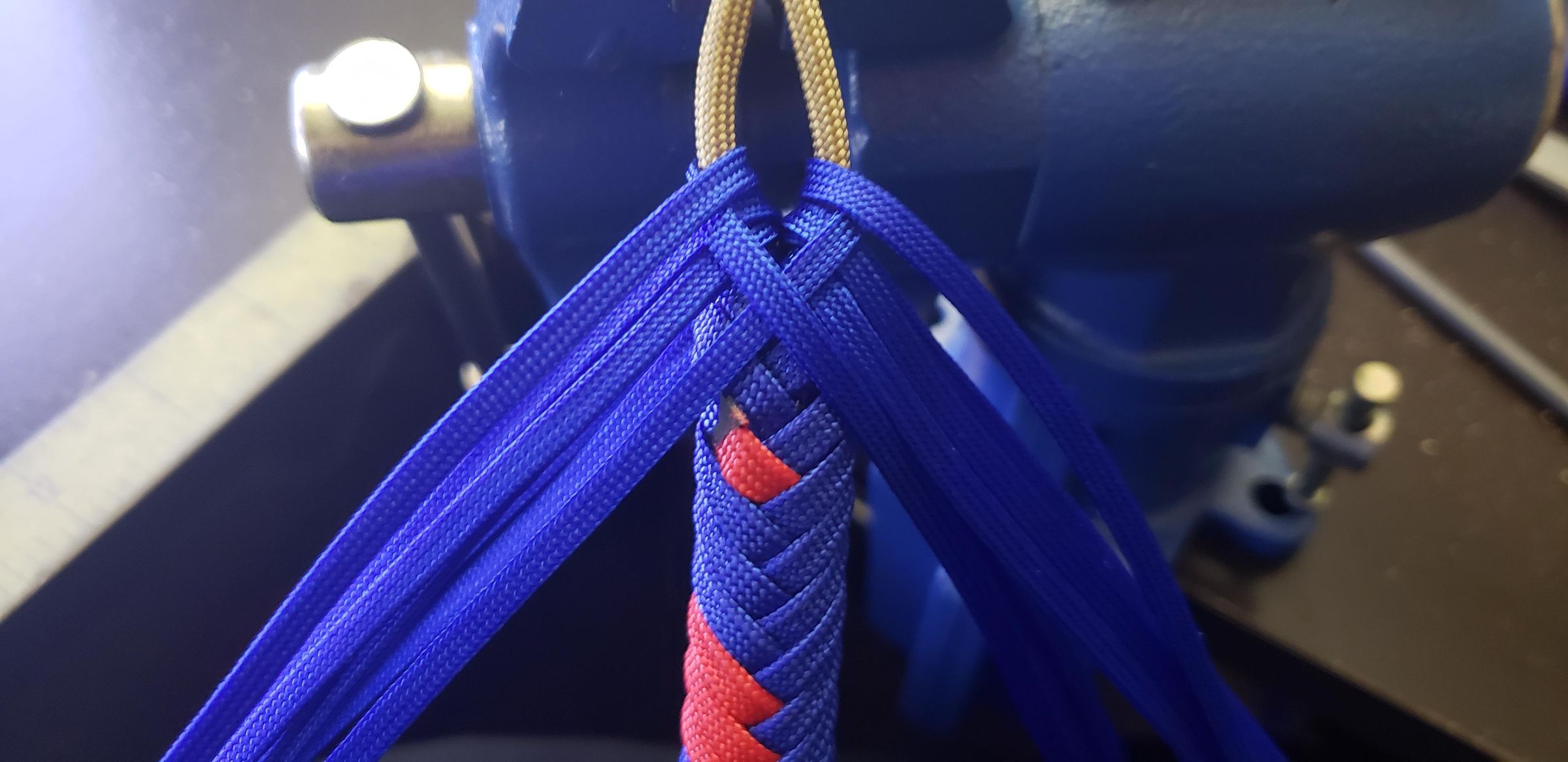Tygra's Bolo-Whip With Paracord in 16 Plait : 9 Steps (with Pictures ...