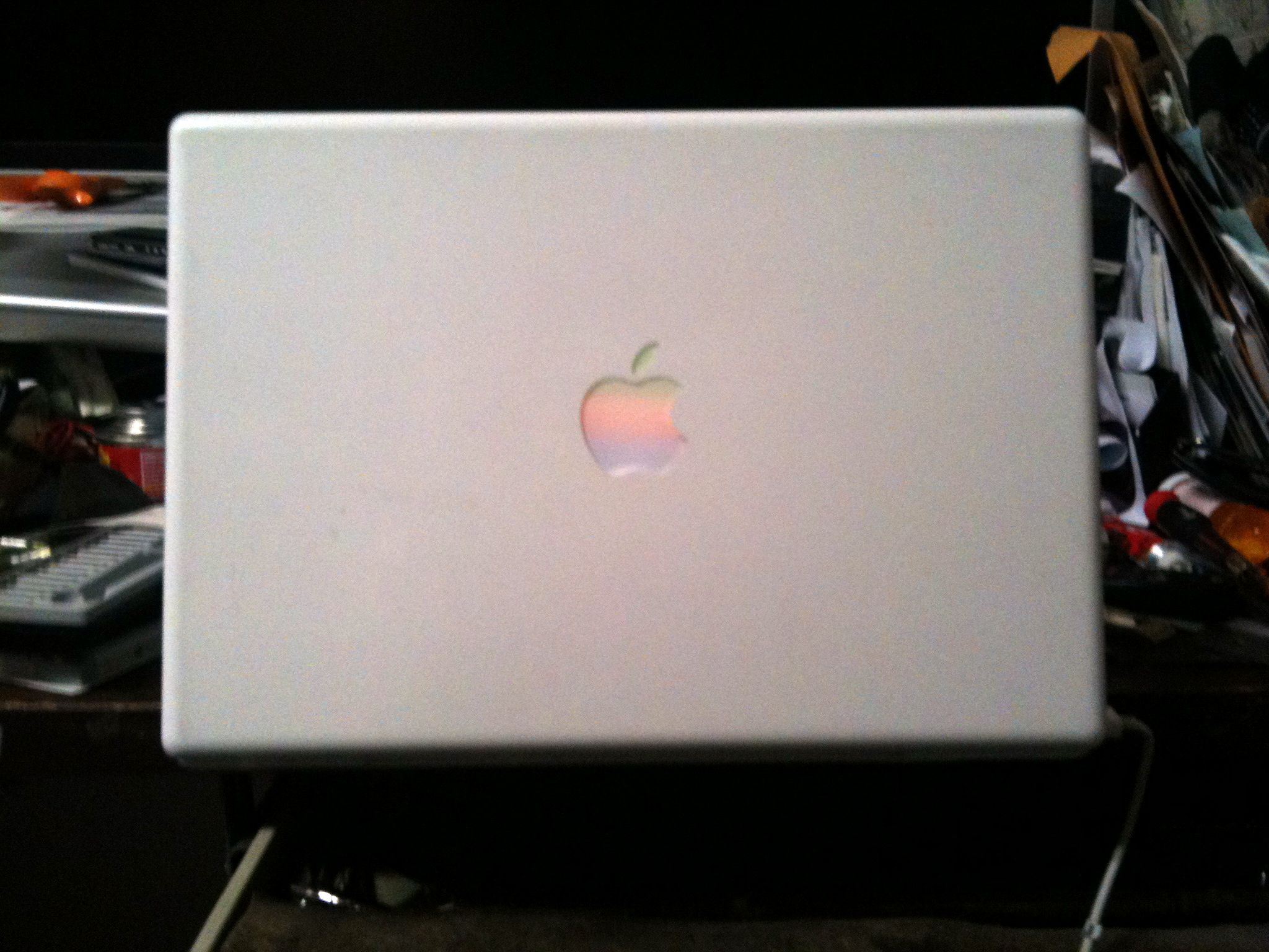 Embedding a OLD Apple Logo Into a Macbook : 3 Steps - Instructables