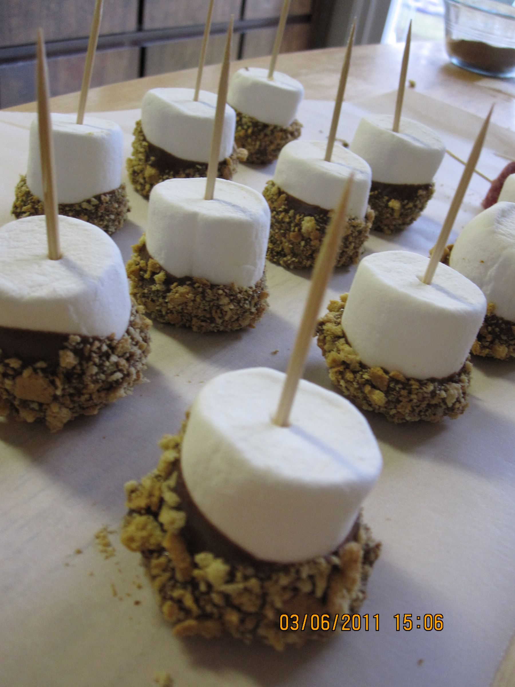 Smores Pops : 4 Steps - Instructables