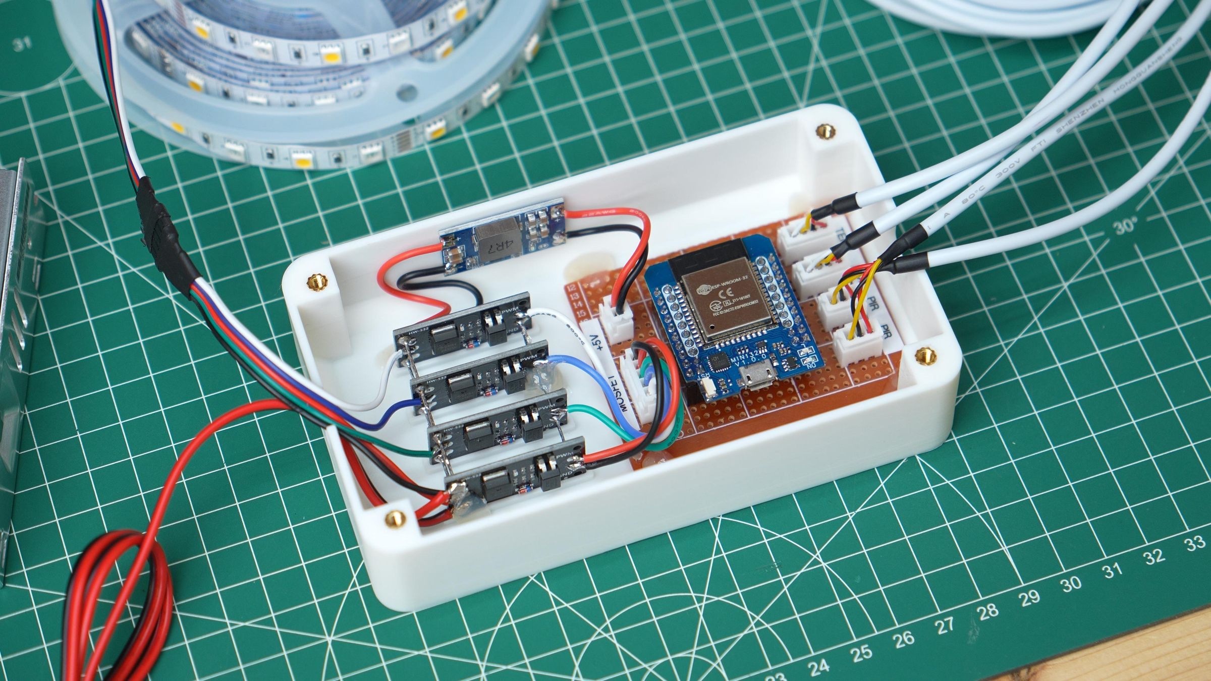 All-in-one RGBW LEDs Controller With Temperature and PIR Sensors! : 10 ...