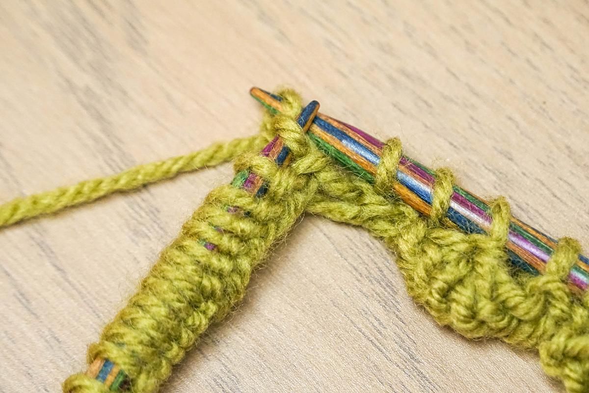 DIY Knitted Necklaces | 2 X Pretty Patterns With Metallic Details : 14 ...