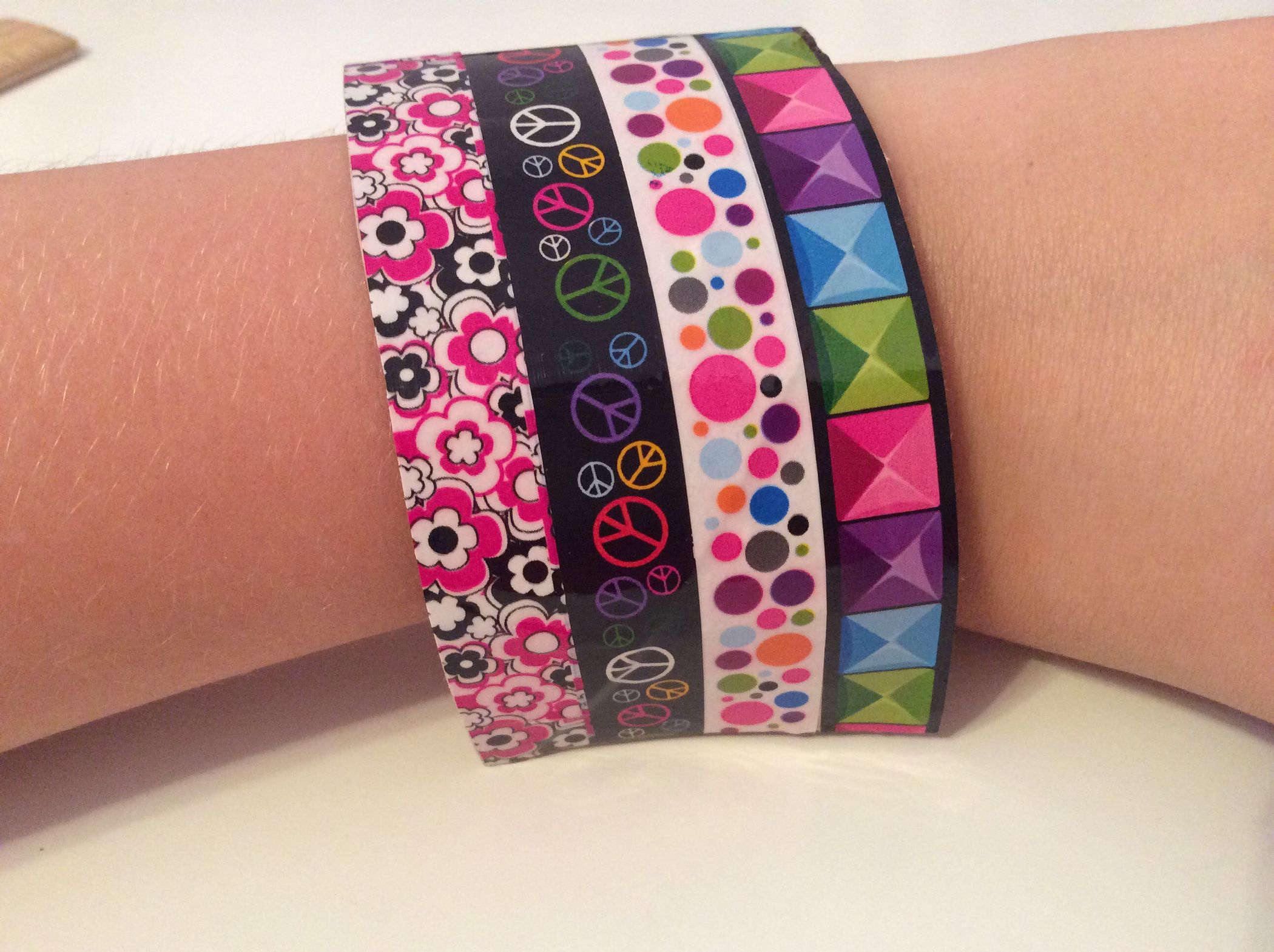Tape Bracelet : 5 Steps - Instructables