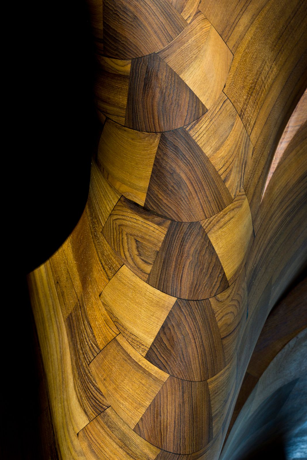Inlayed Wood Scales on Spiral Staircase : 8 Steps (with Pictures ...